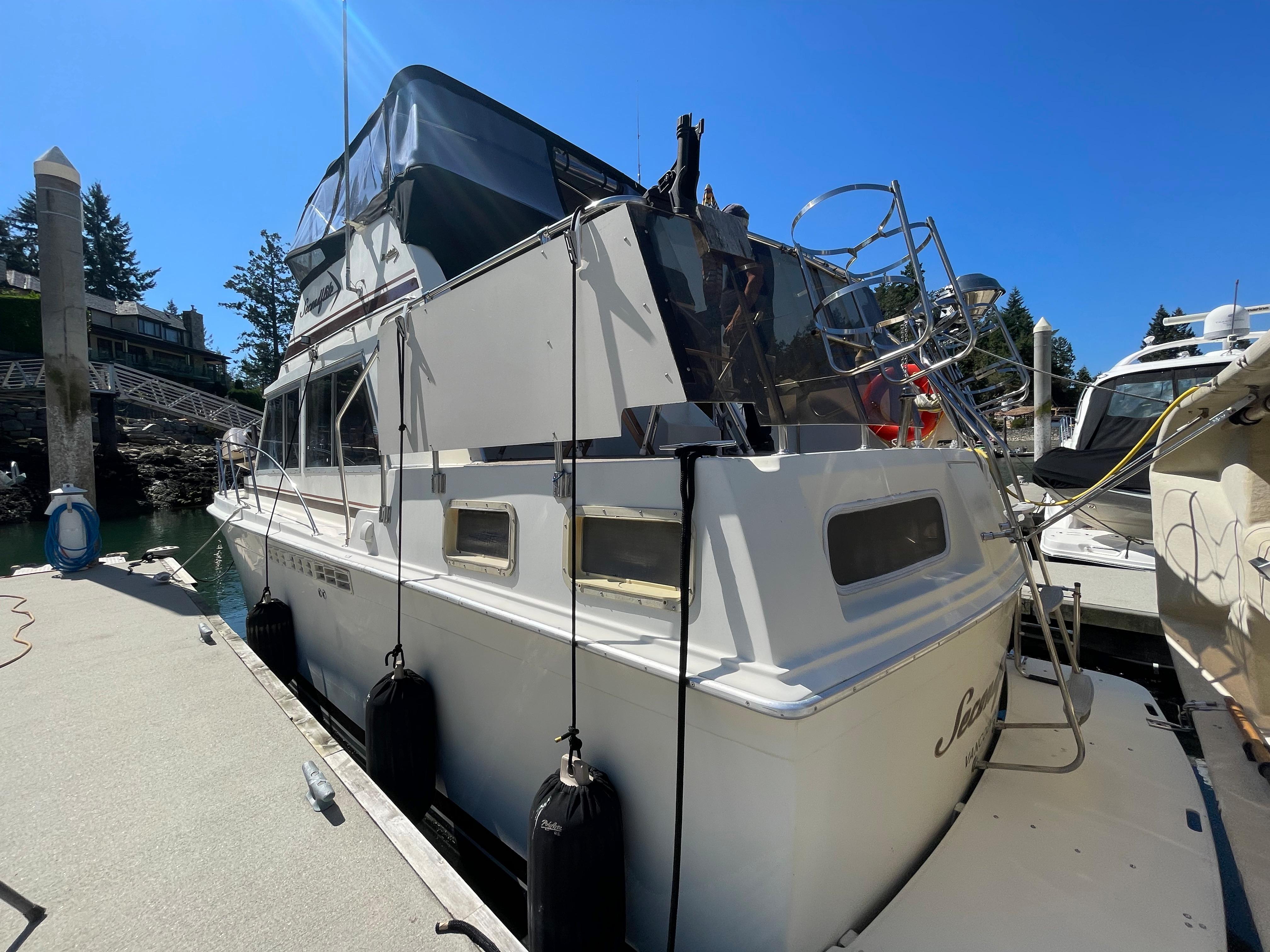 1984 Uniflite 36 MK II Double Cabin Aft Cabin for sale - YachtWorld