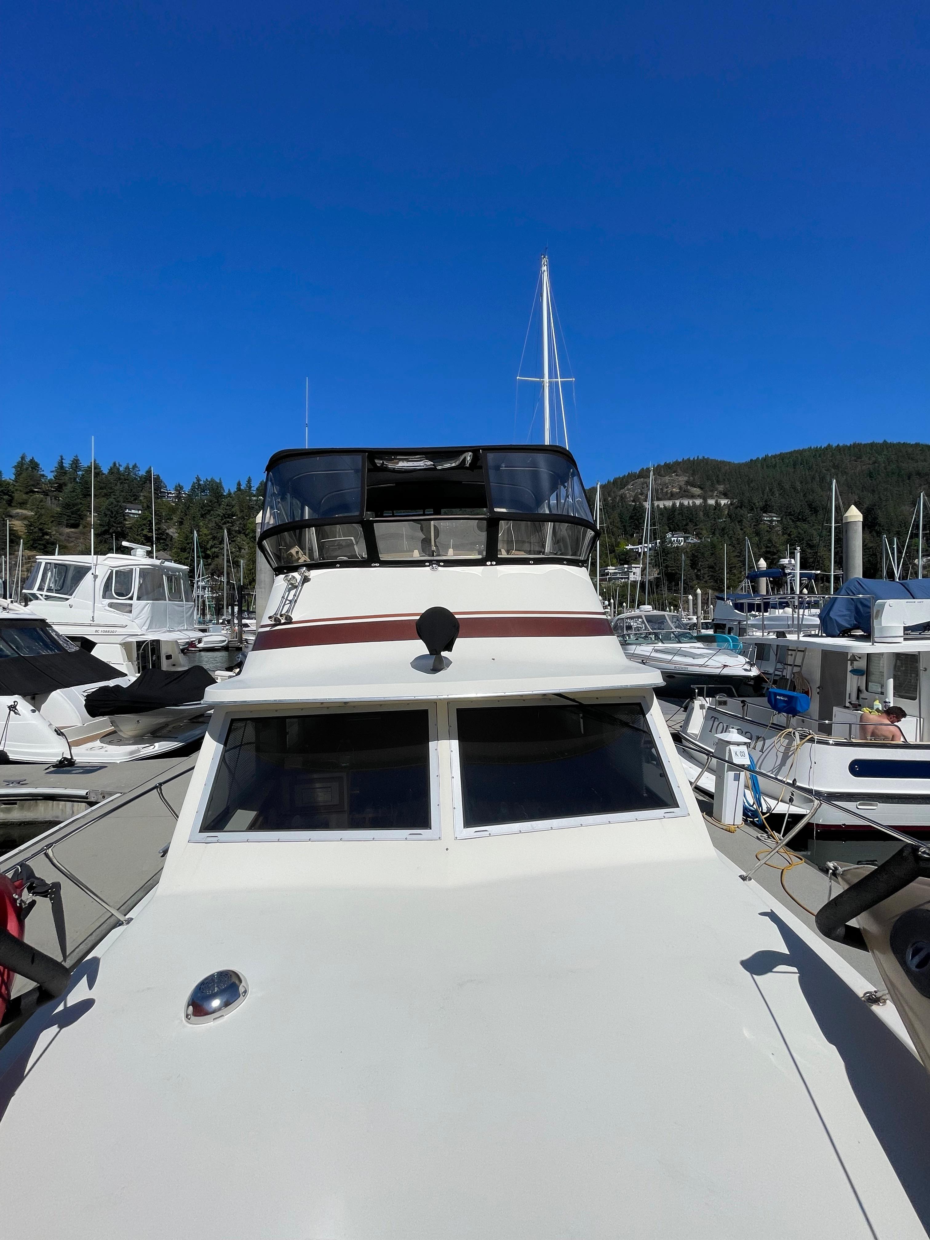 1984 Uniflite 36 MK II Double Cabin Aft Cabin for sale - YachtWorld