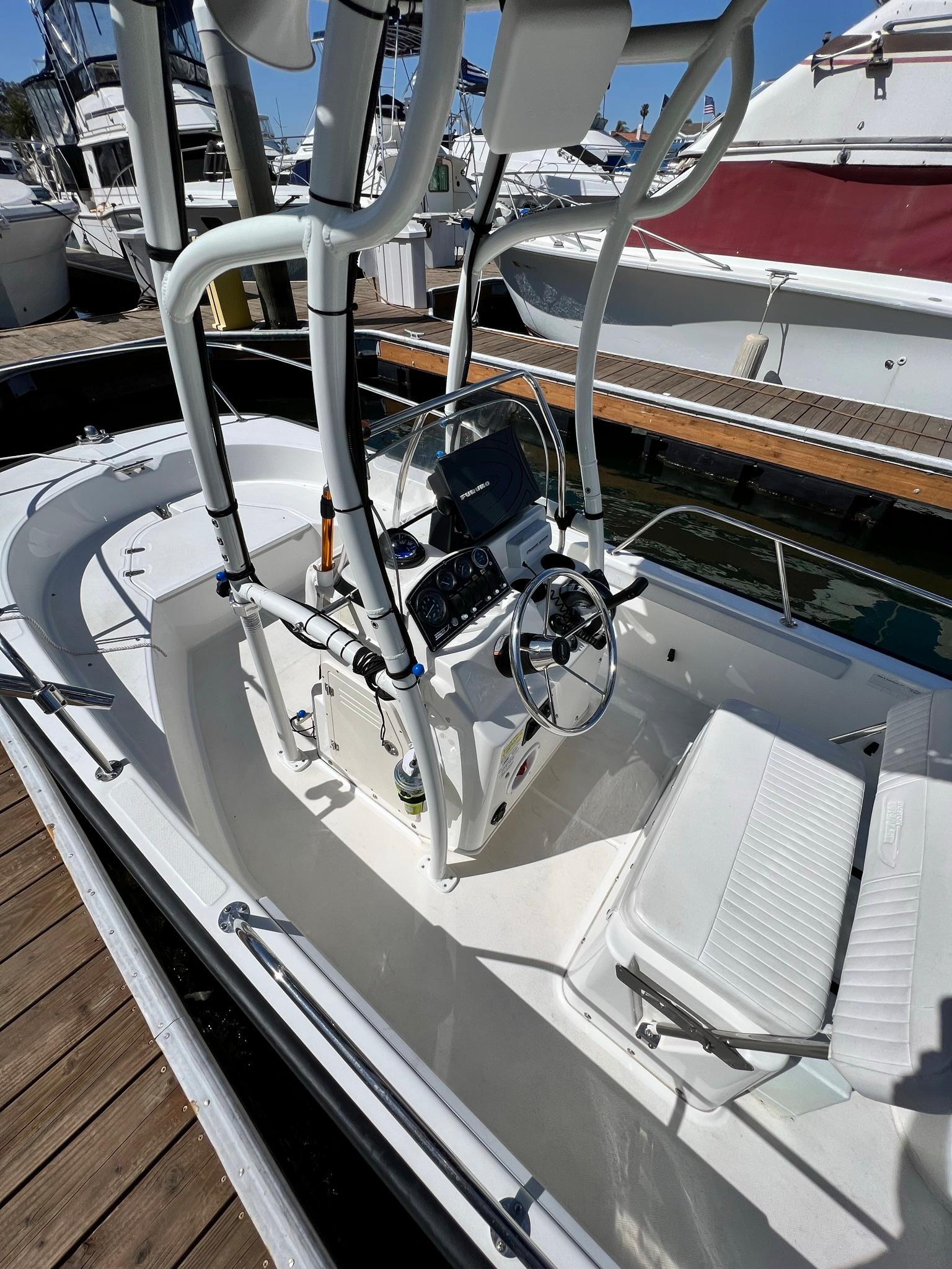 2015 Boston Whaler 17 Montauk Centre Console for sale - YachtWorld