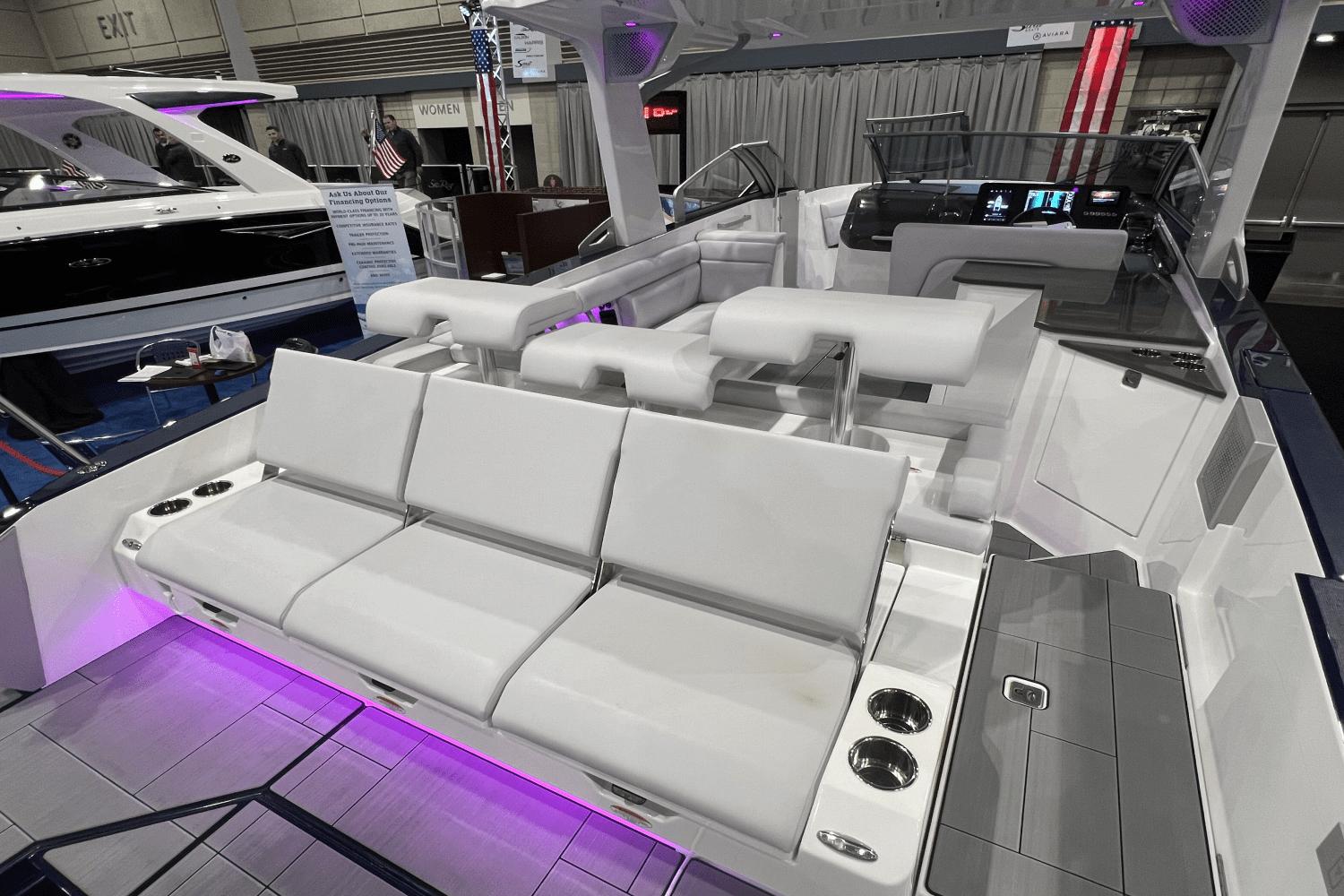 2024 Aviara AV32 Outboard Runabout-Boot Kaufen - YachtWorld