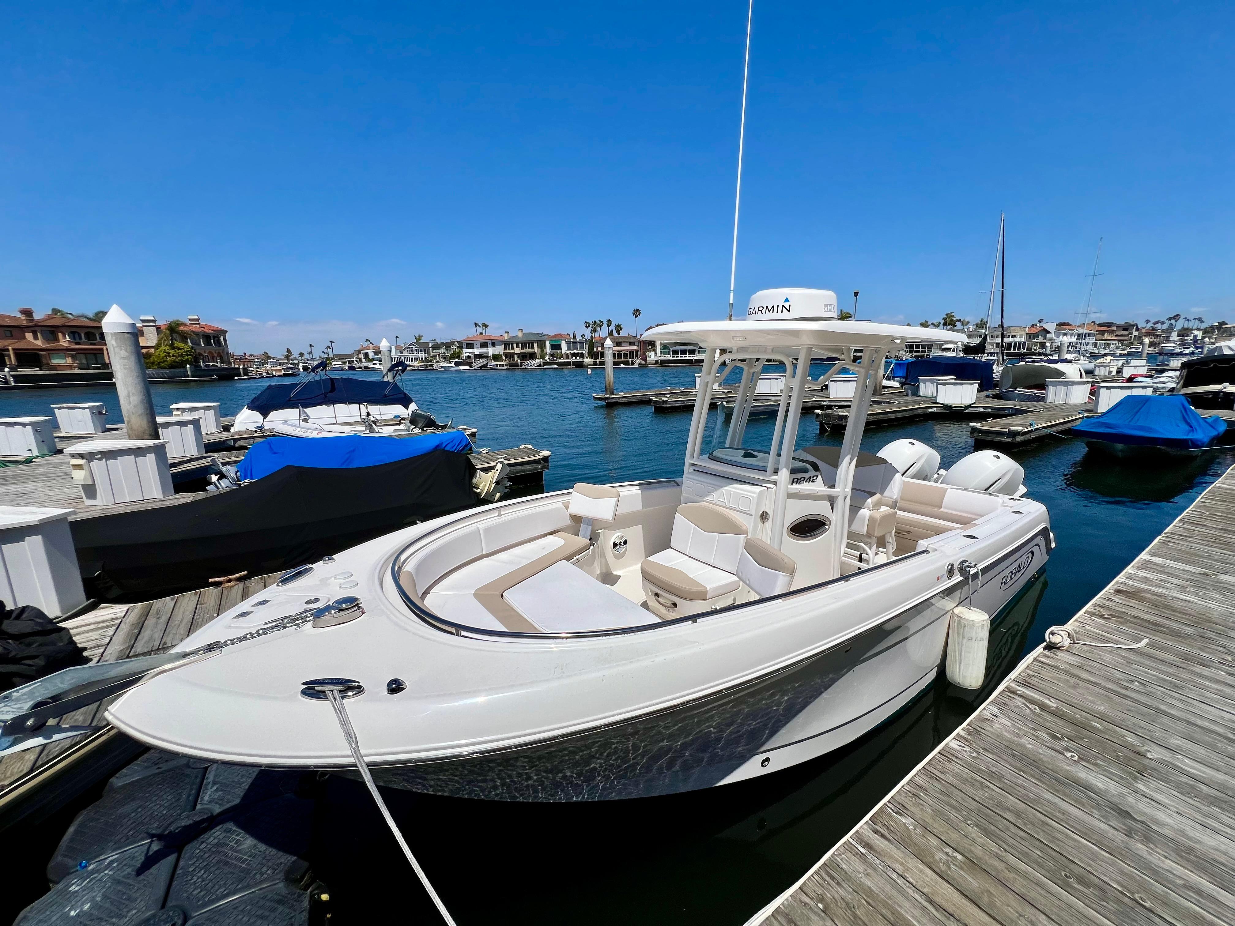 2019 Robalo R242 Center Console Center Console for sale - YachtWorld