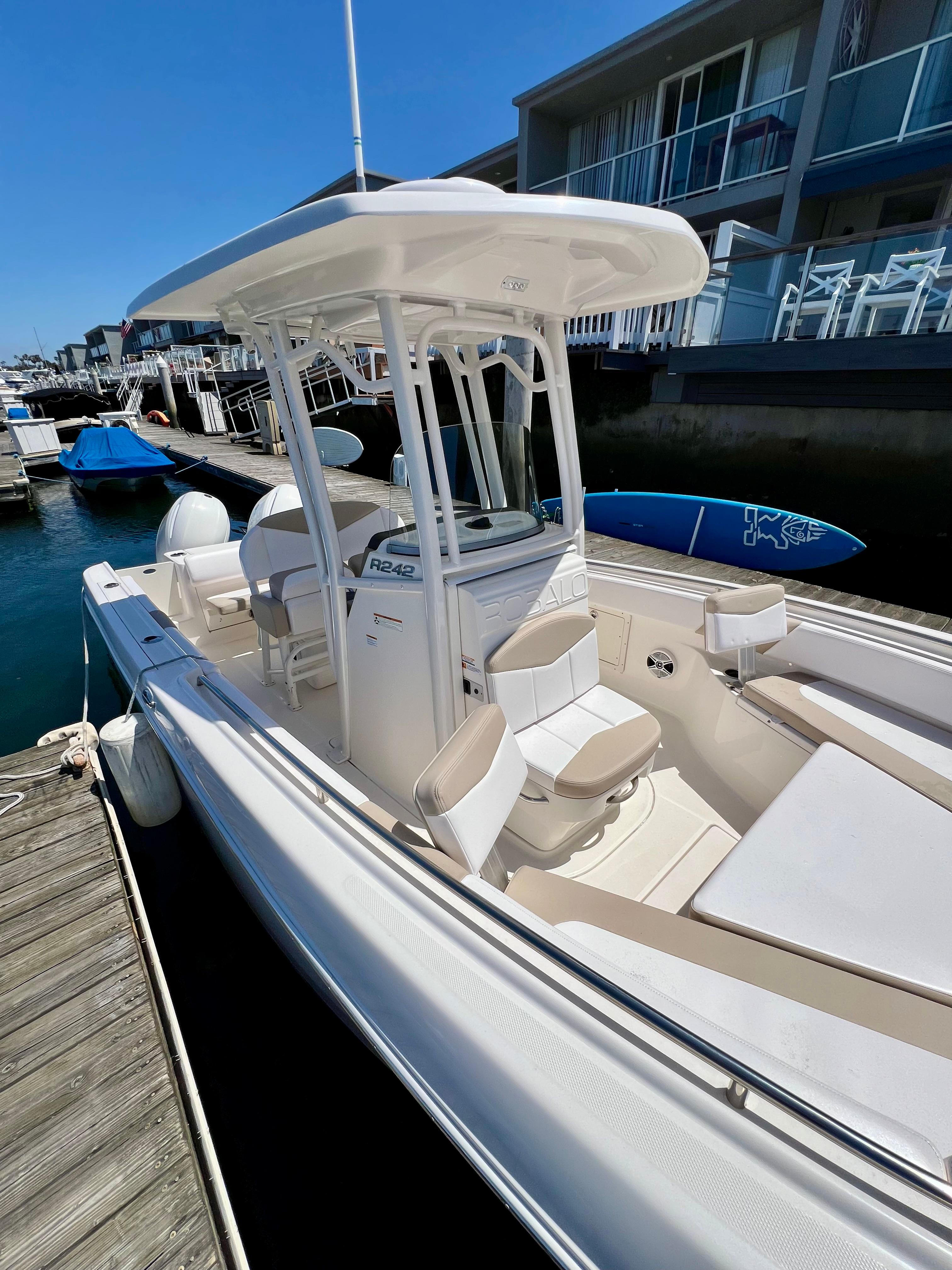 2019 Robalo R242 Center Console Center Console for sale - YachtWorld