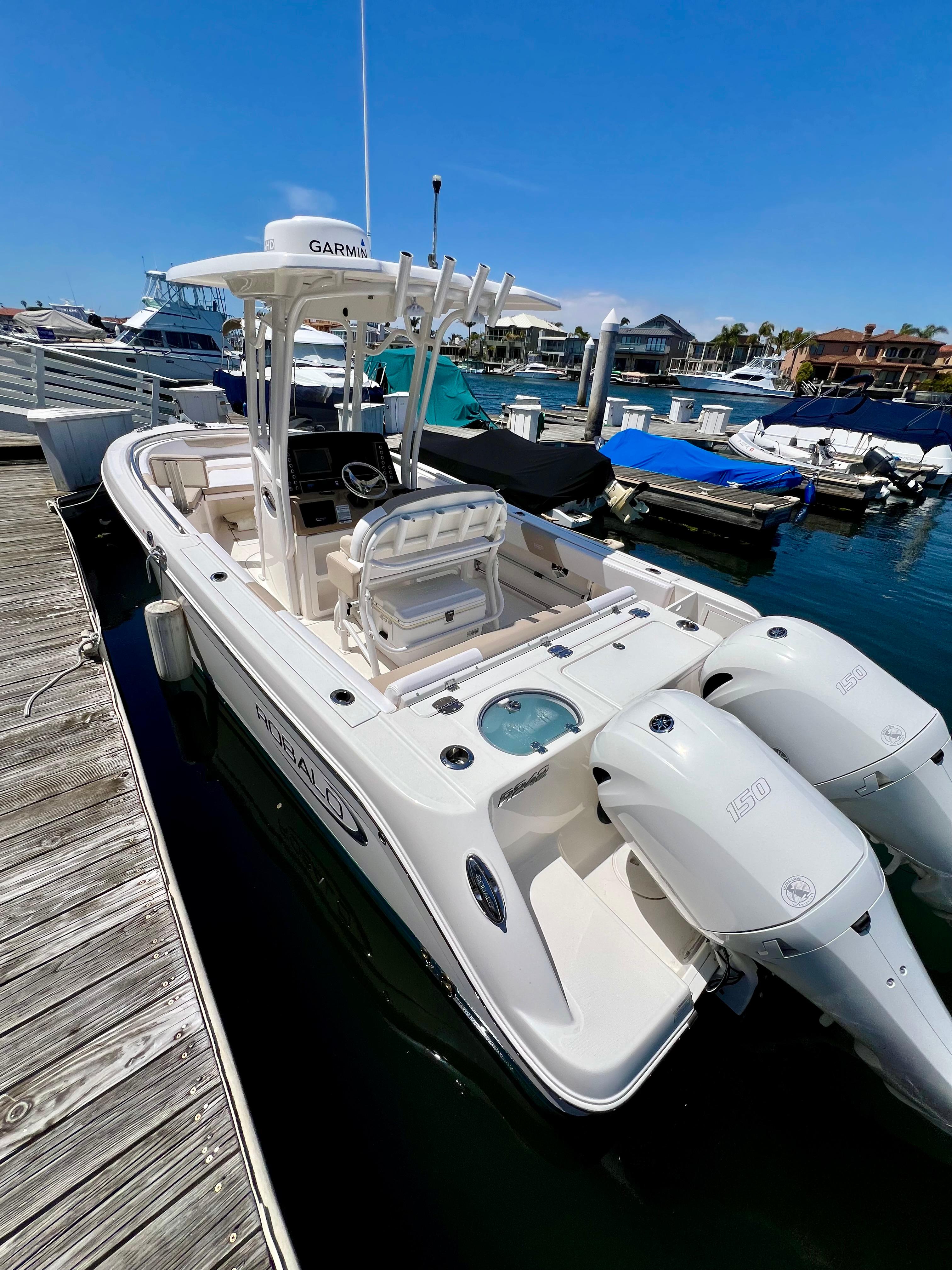 2019 Robalo R242 Center Console Center Console for sale - YachtWorld