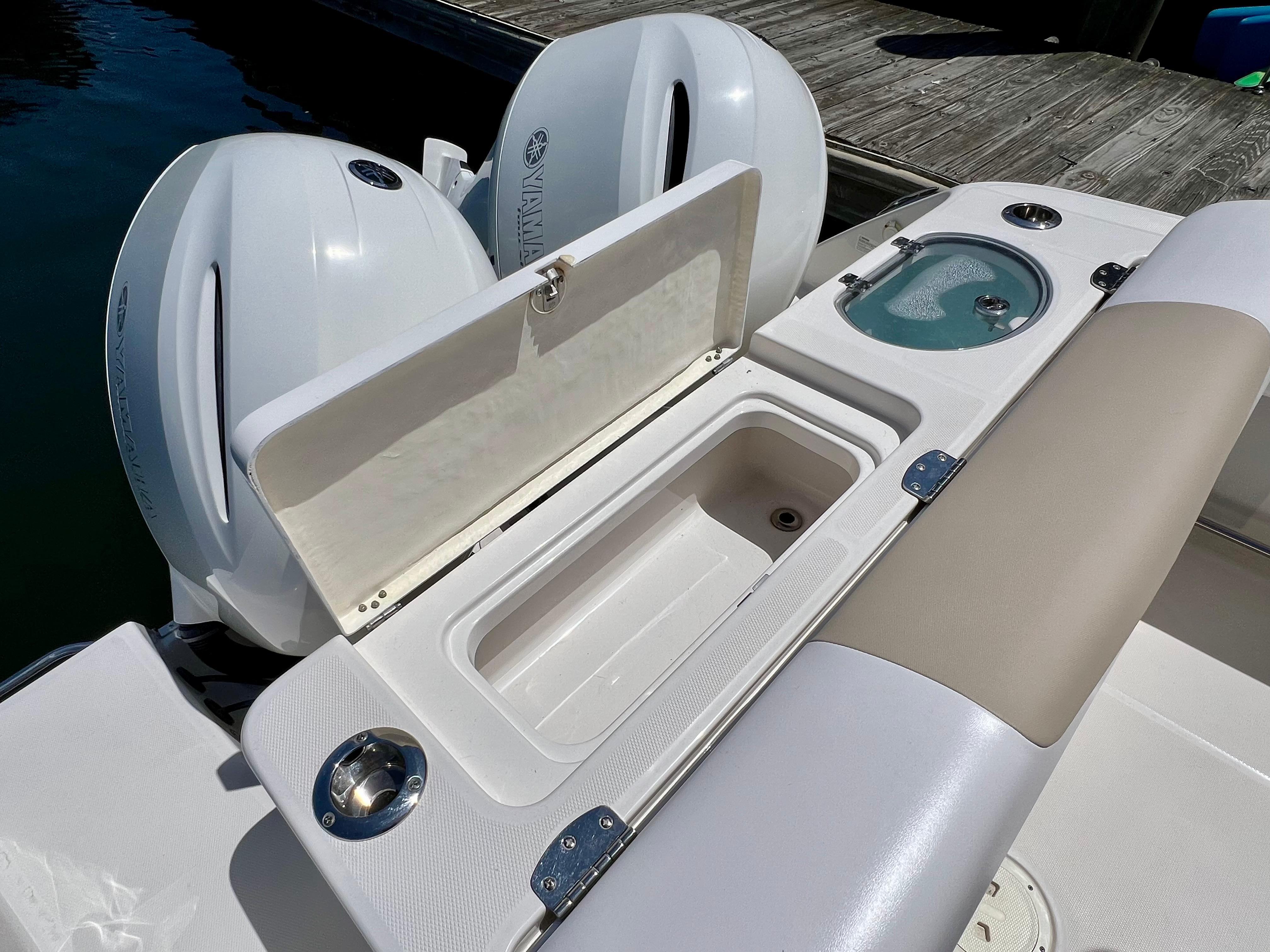 2019 Robalo R242 Center Console Center Console for sale - YachtWorld