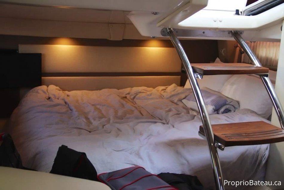 2017 Regal 32 Express Express Cruiser for sale - YachtWorld