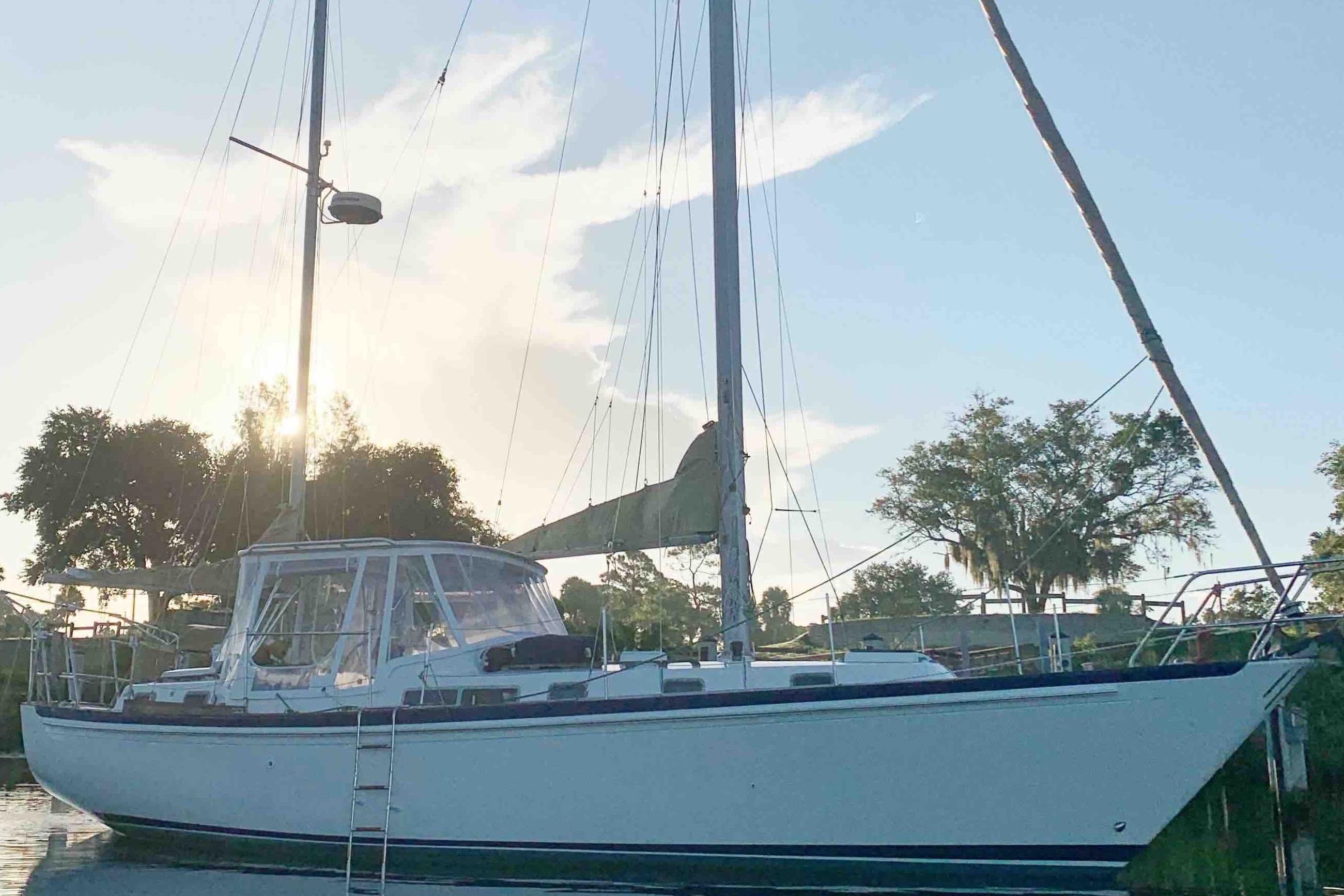 1975 Whitby 42 Center Cockpit Ketch till salu- YachtWorld