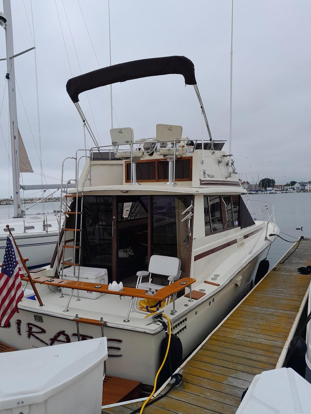 1983 Trojan F 32 Flybridge for sale - YachtWorld