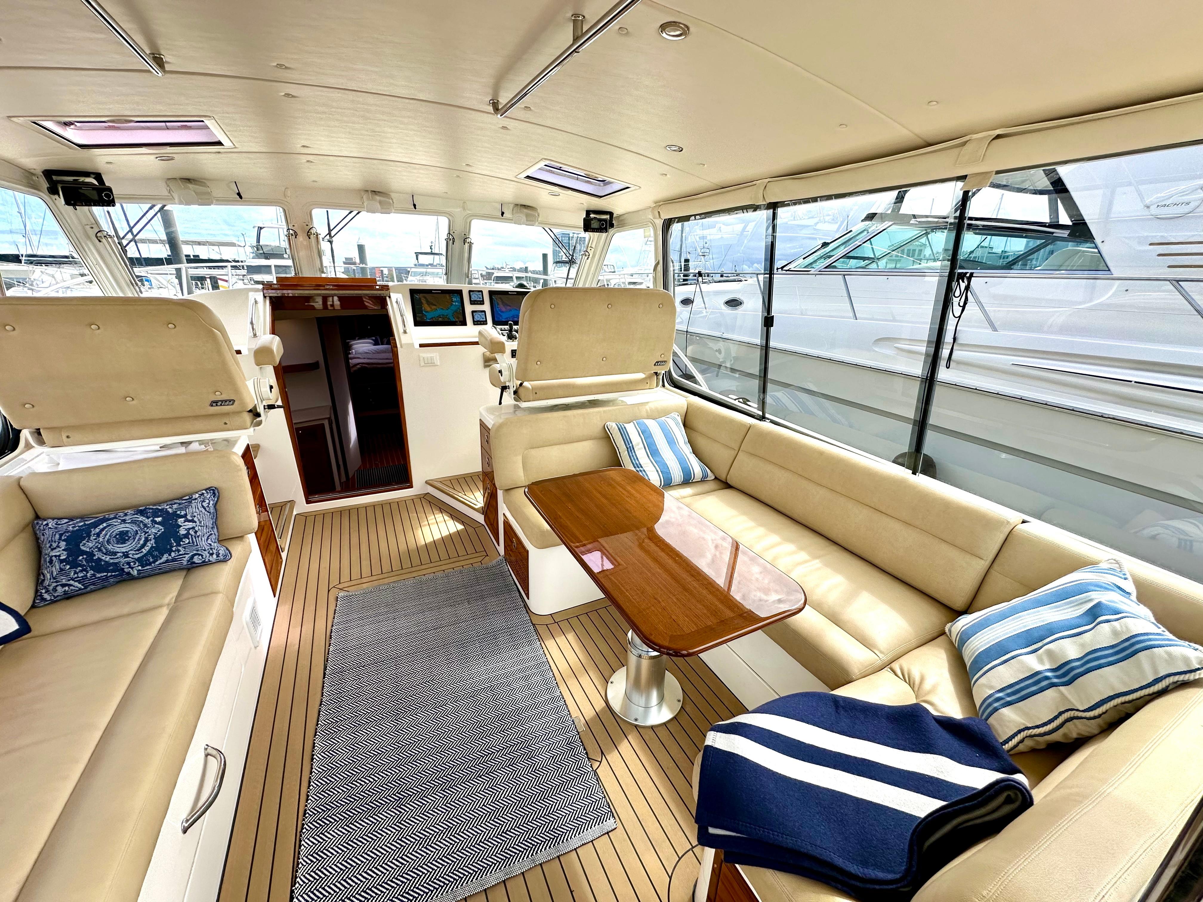 2017 MJM 50z Express Cruiser for sale - YachtWorld