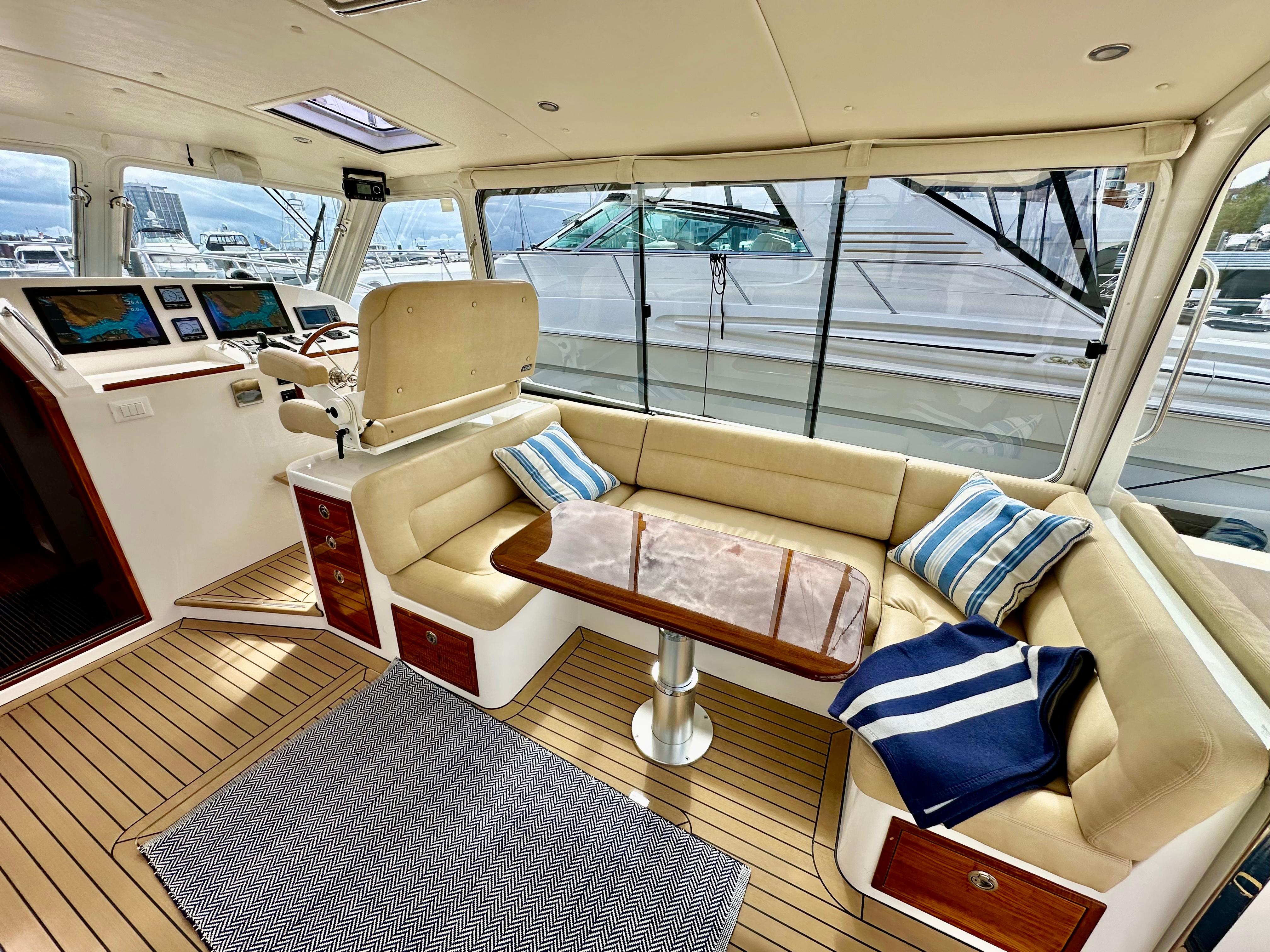 2017 MJM 50z Express Cruiser for sale - YachtWorld