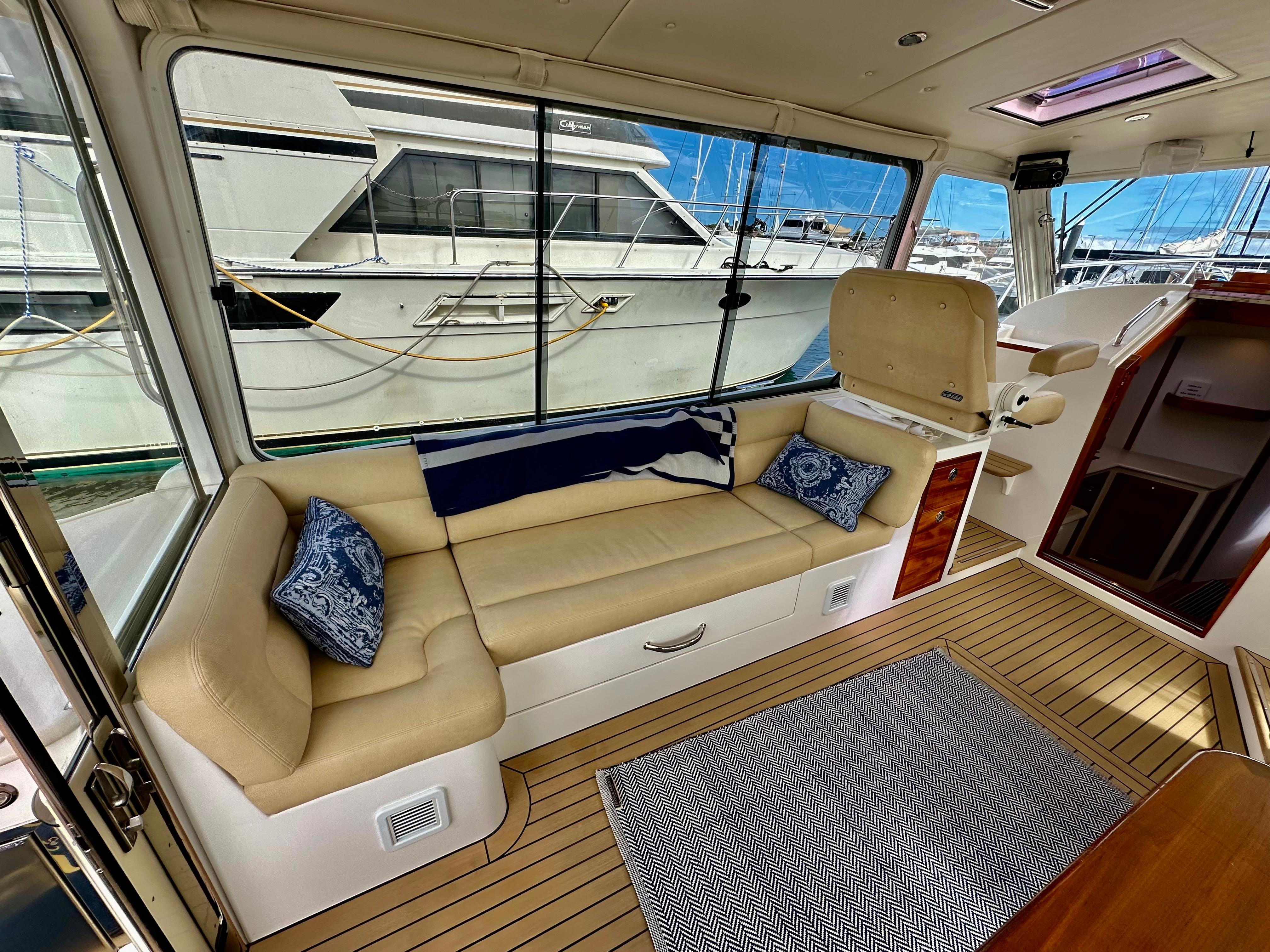 2017 MJM 50z Express Cruiser for sale - YachtWorld