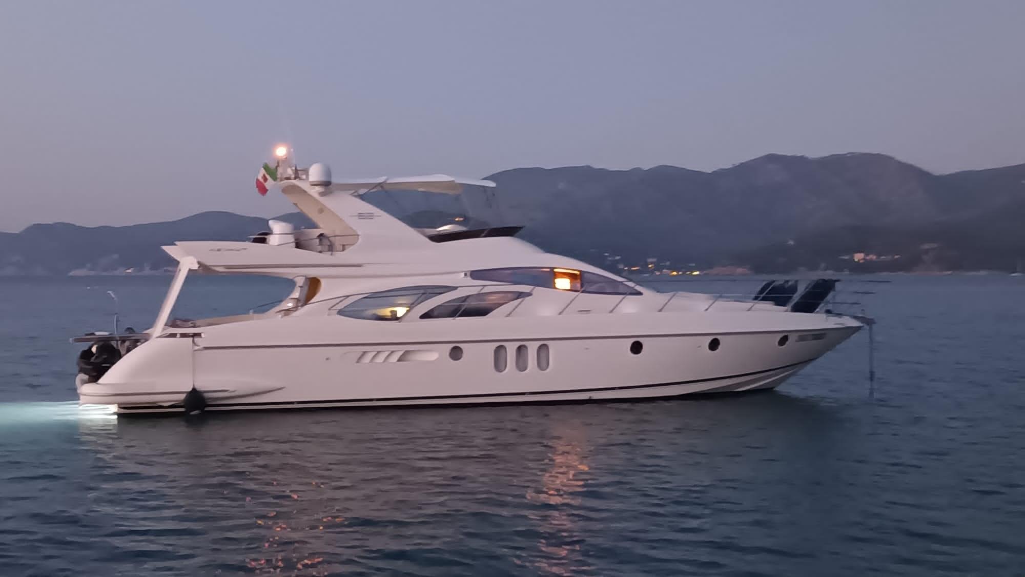 Used 2004 Azimut 62 | TopBoats