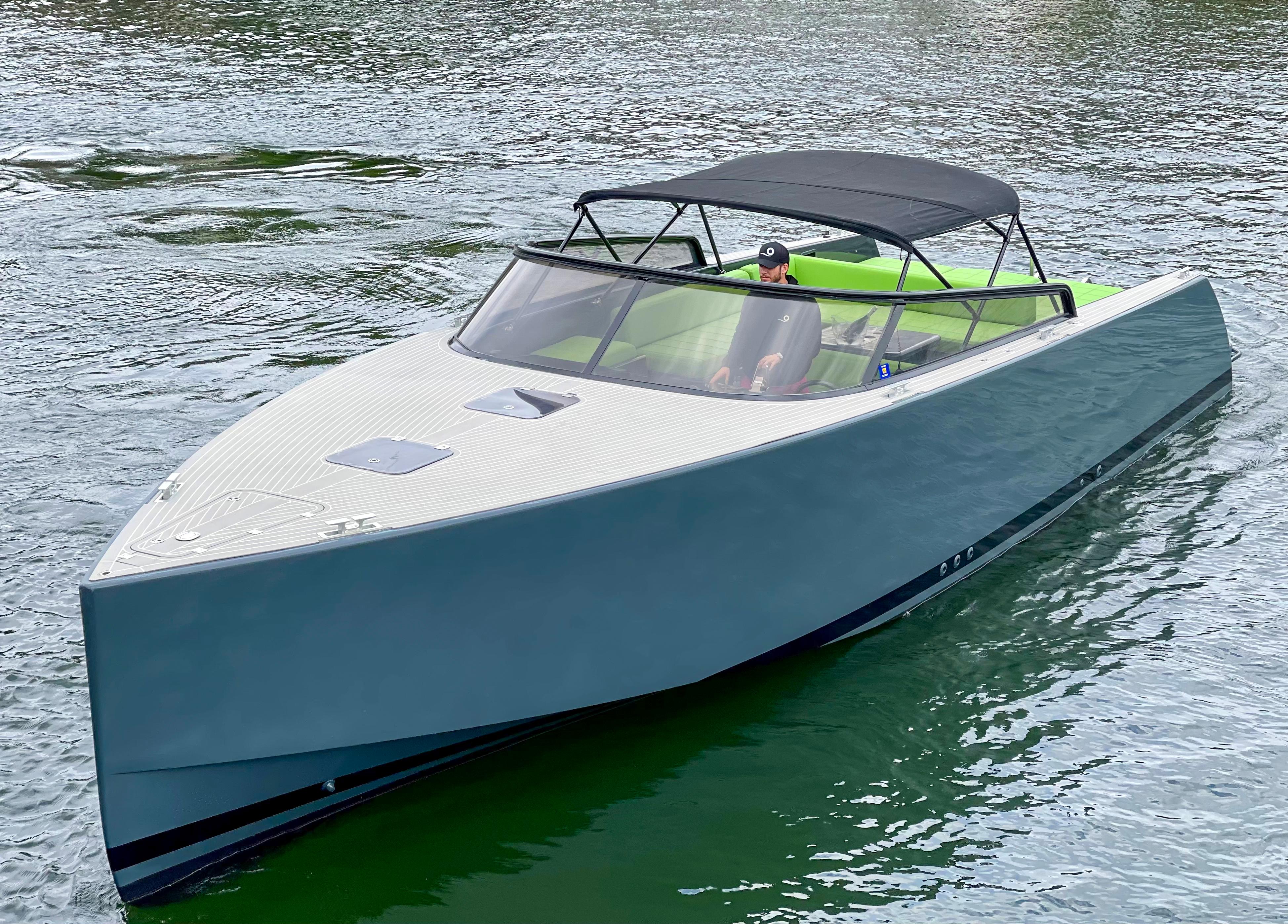 2014 VanDutch 40 Cruiser for sale - YachtWorld