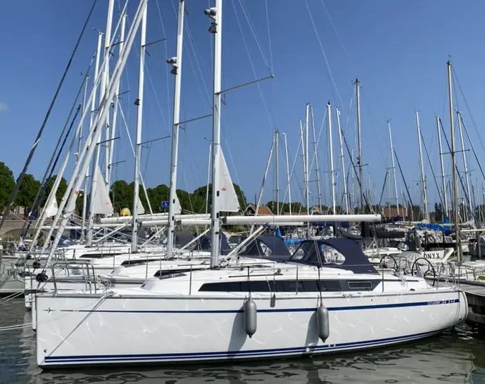 New 2022 Bavaria 34 Cruiser | TopBoats