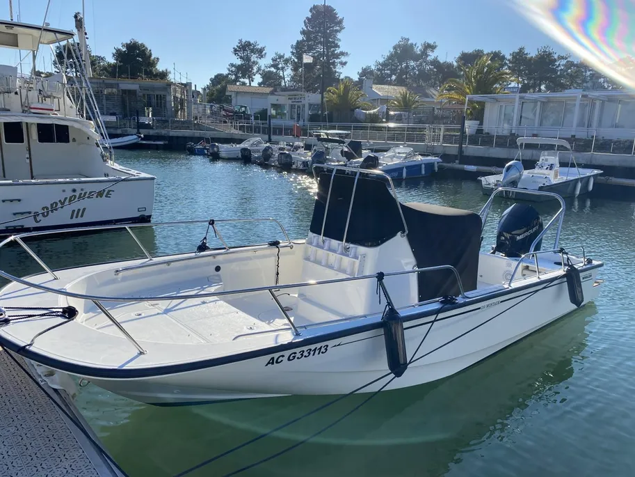 Boston Whaler 210 Montauk Occasion en Gironde ( 33 ) - iNautia Boston Whaler 210 Montauk Occasion en Gironde ( 33 ) - iNautia
