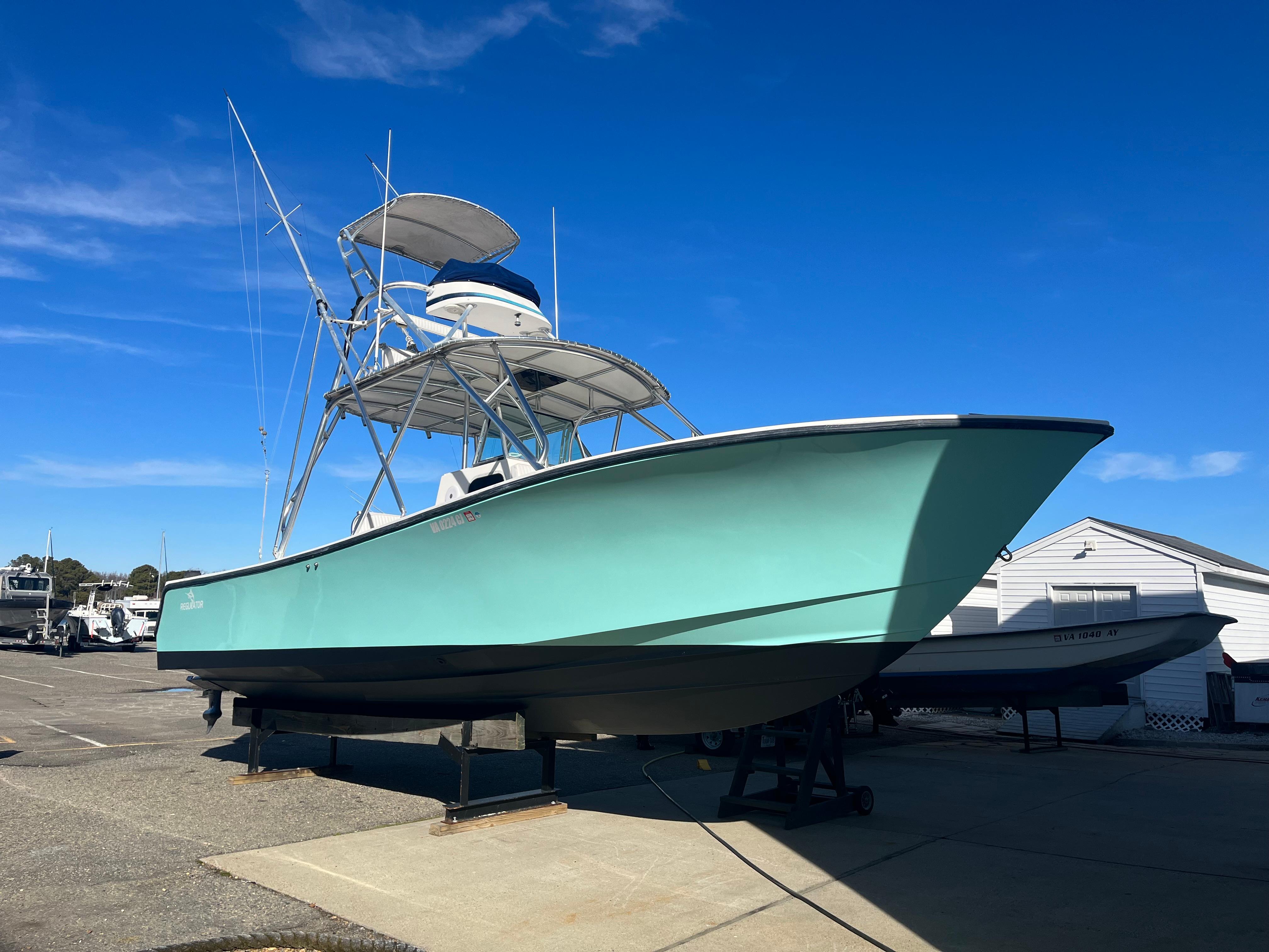 2000 Regulator 32 Cc Centre Console for sale - YachtWorld