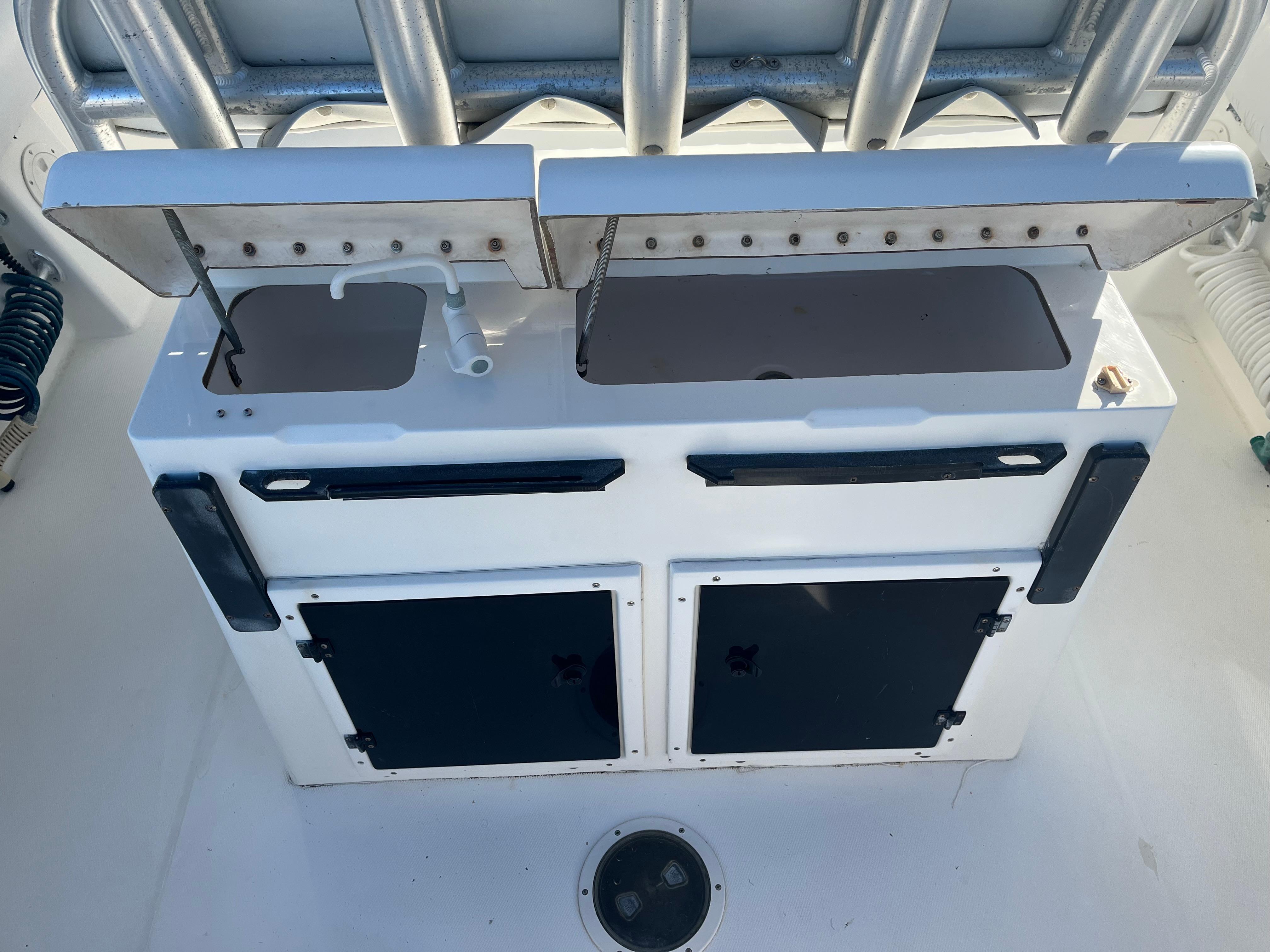 2000 Regulator 32 Cc Centre Console for sale - YachtWorld