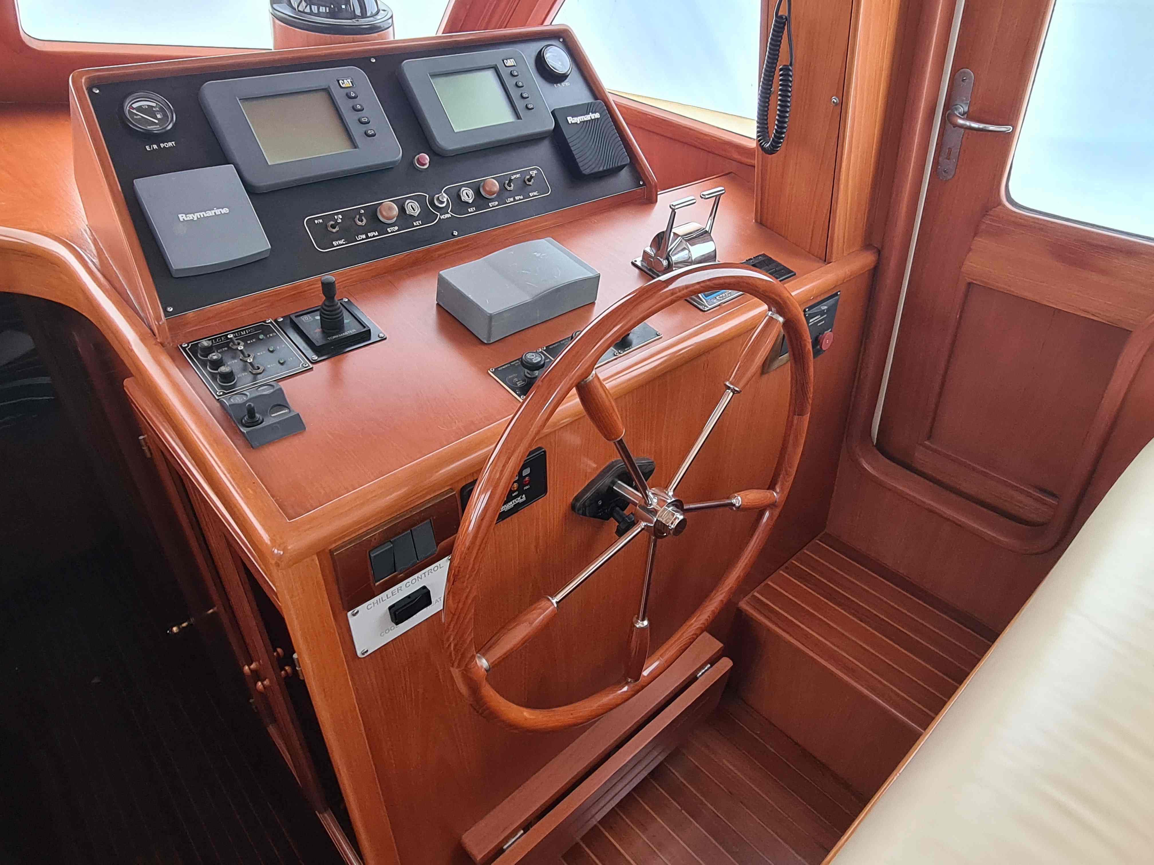 2002 Trader Signature 535 Flybridge for sale - YachtWorld