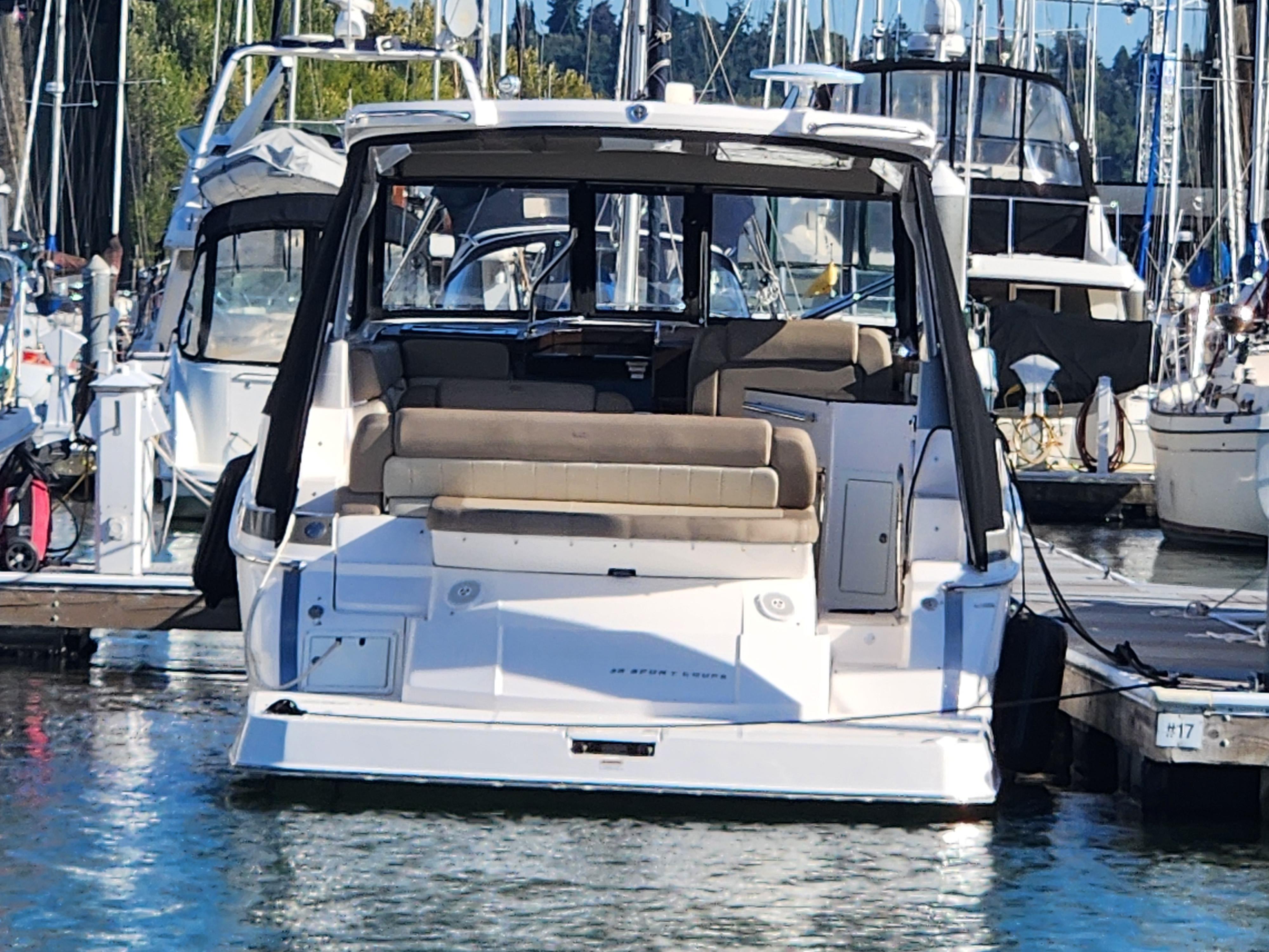 2013 Regal 35 Sport Coupe Express Cruiser for sale - YachtWorld