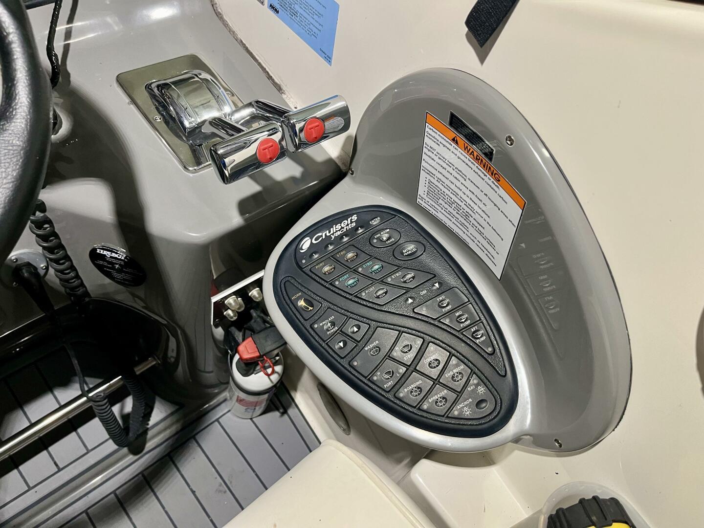 2005 Cruisers Yachts 405 Express Motor Yacht Motor Yachts for sale ...