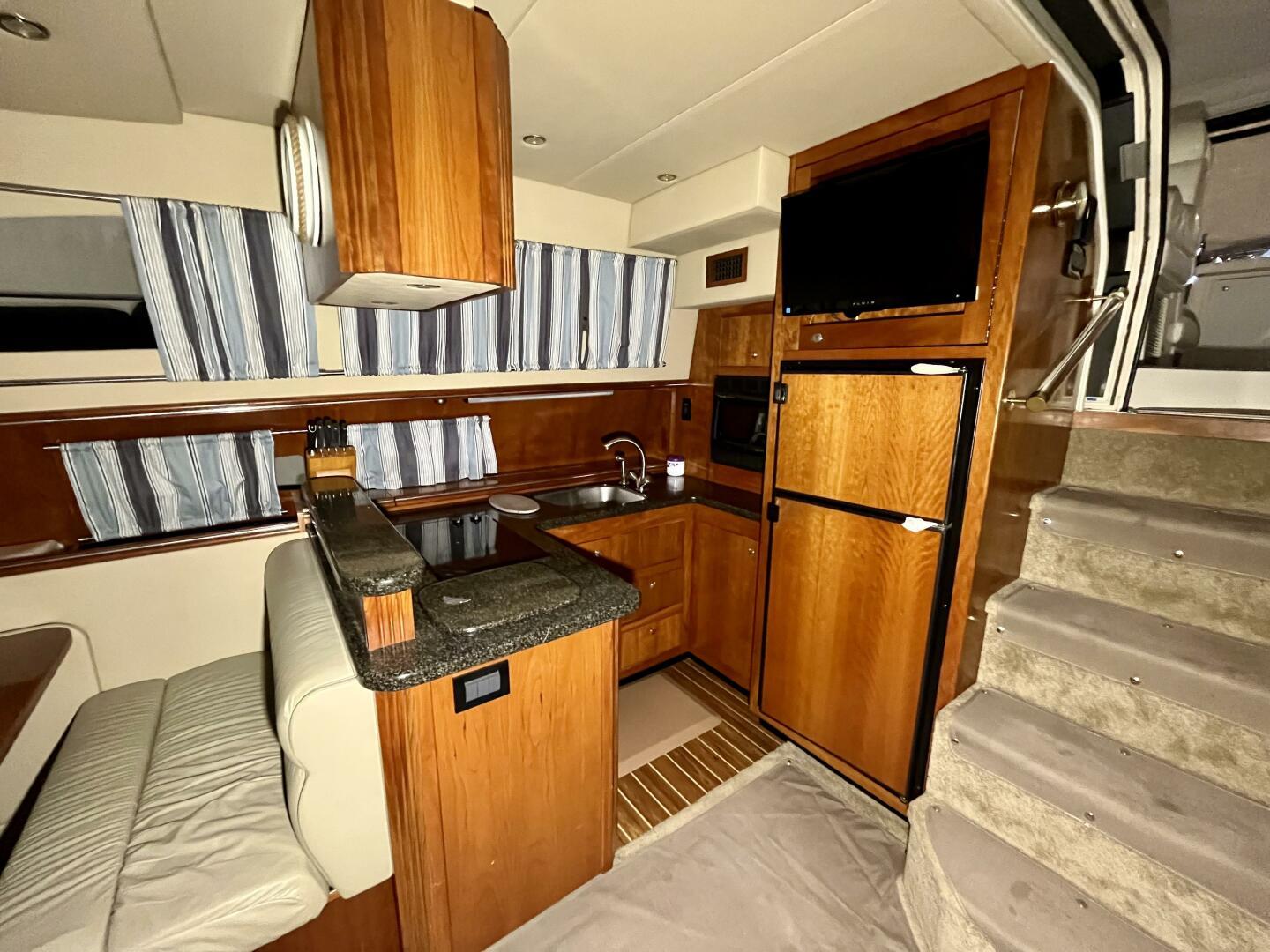 2005 Cruisers Yachts 405 Express Motor Yacht Motor Yachts for sale ...