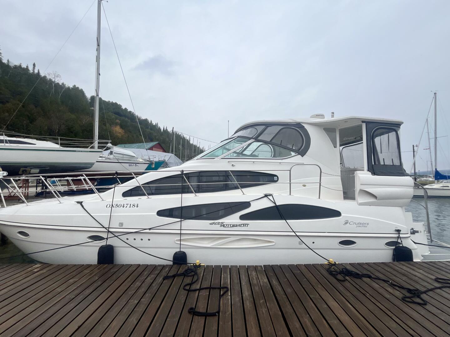 2005 Cruisers Yachts 405 Express Motor Yacht Motor Yachts for sale ...