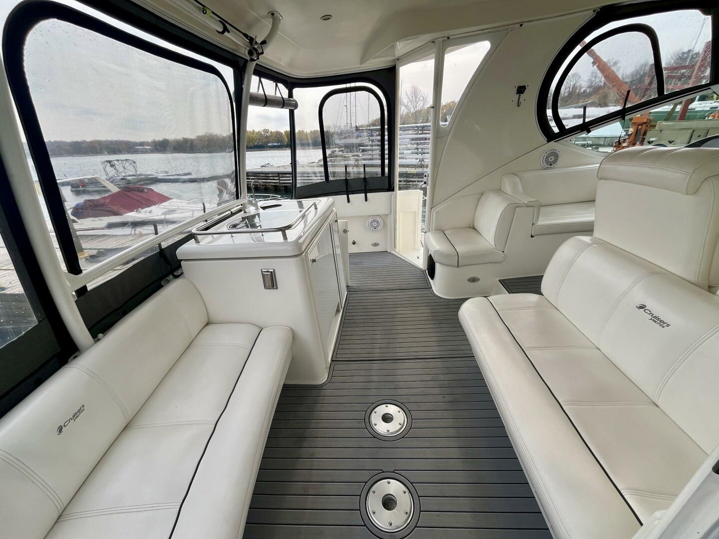 2005 Cruisers Yachts 405 Express Motor Yacht Motor Yachts for sale ...