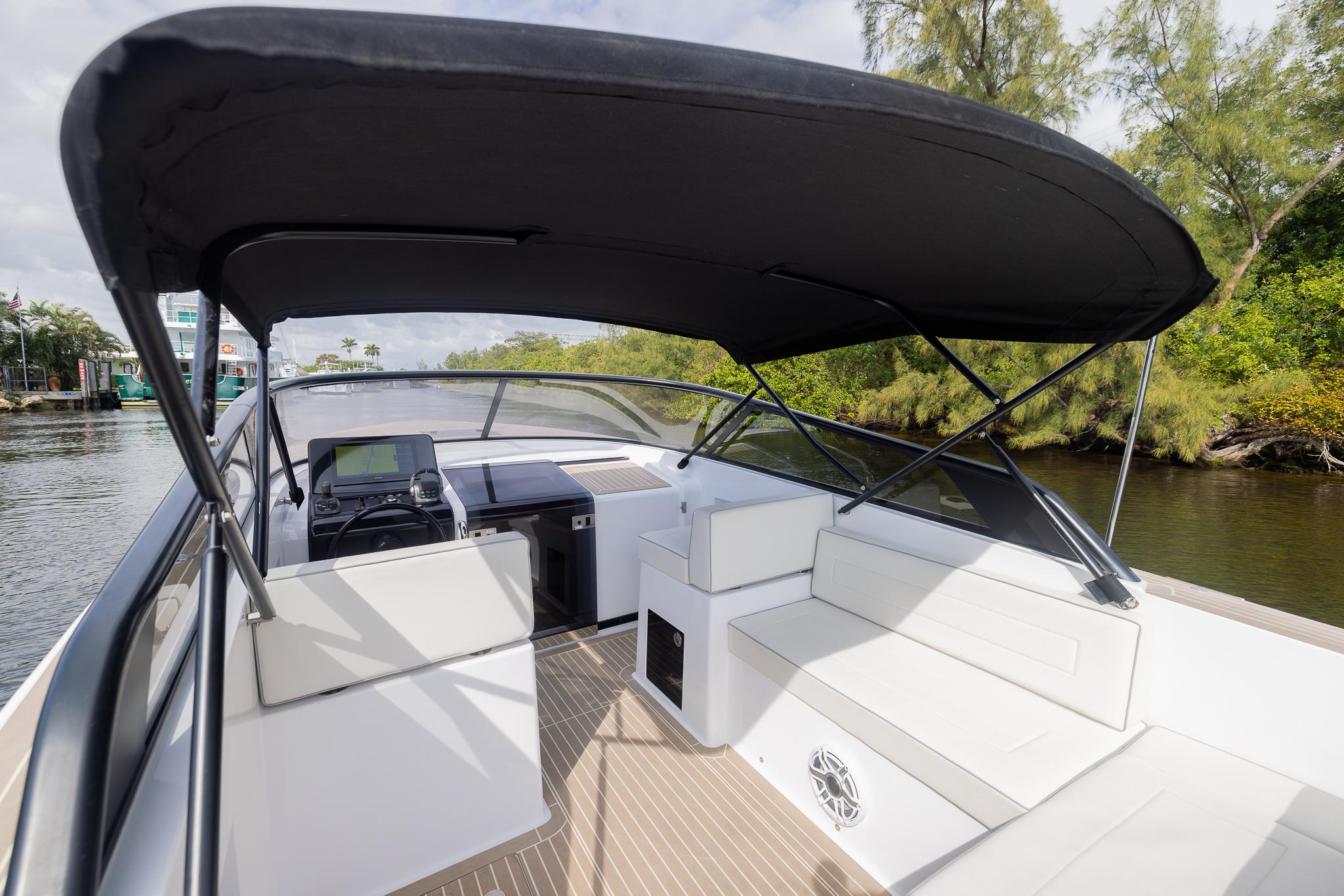 2023 VanDutch 32 Cruiser for sale - YachtWorld