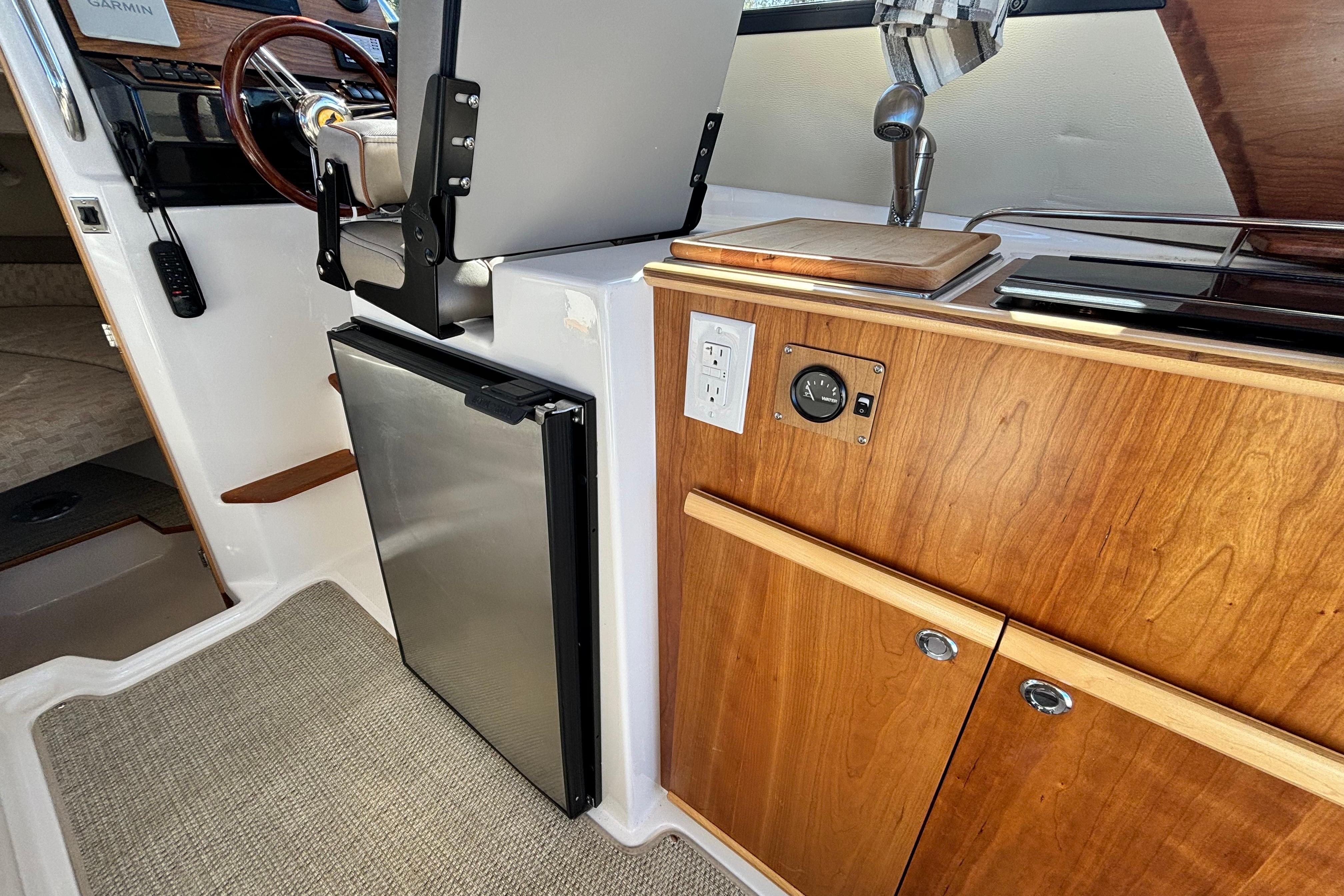 2024 Cutwater C-248 Coupe Cruiser for sale - YachtWorld