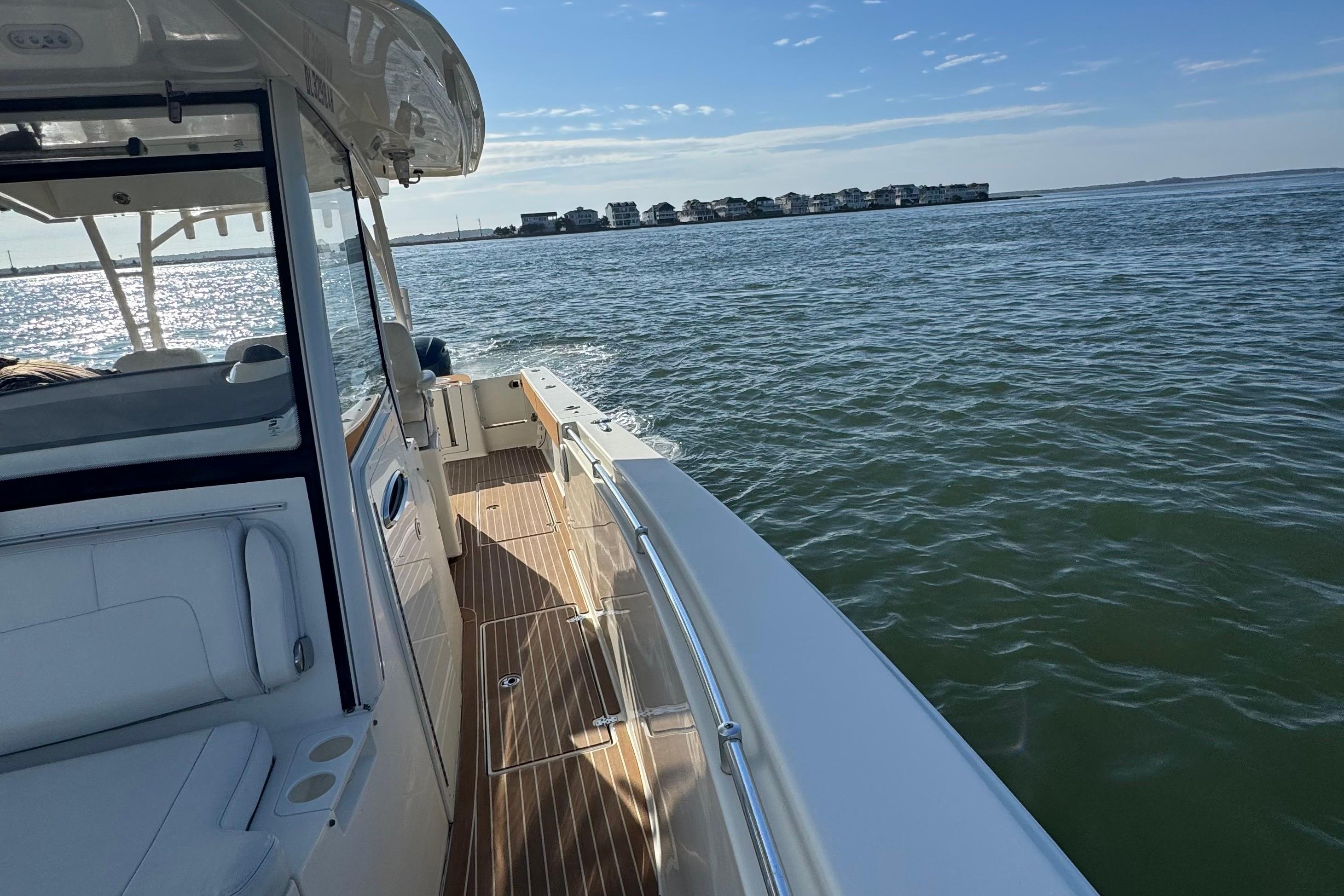 2015 Cobia 344 Center Console Center Console Boote Kaufen - YachtWorld