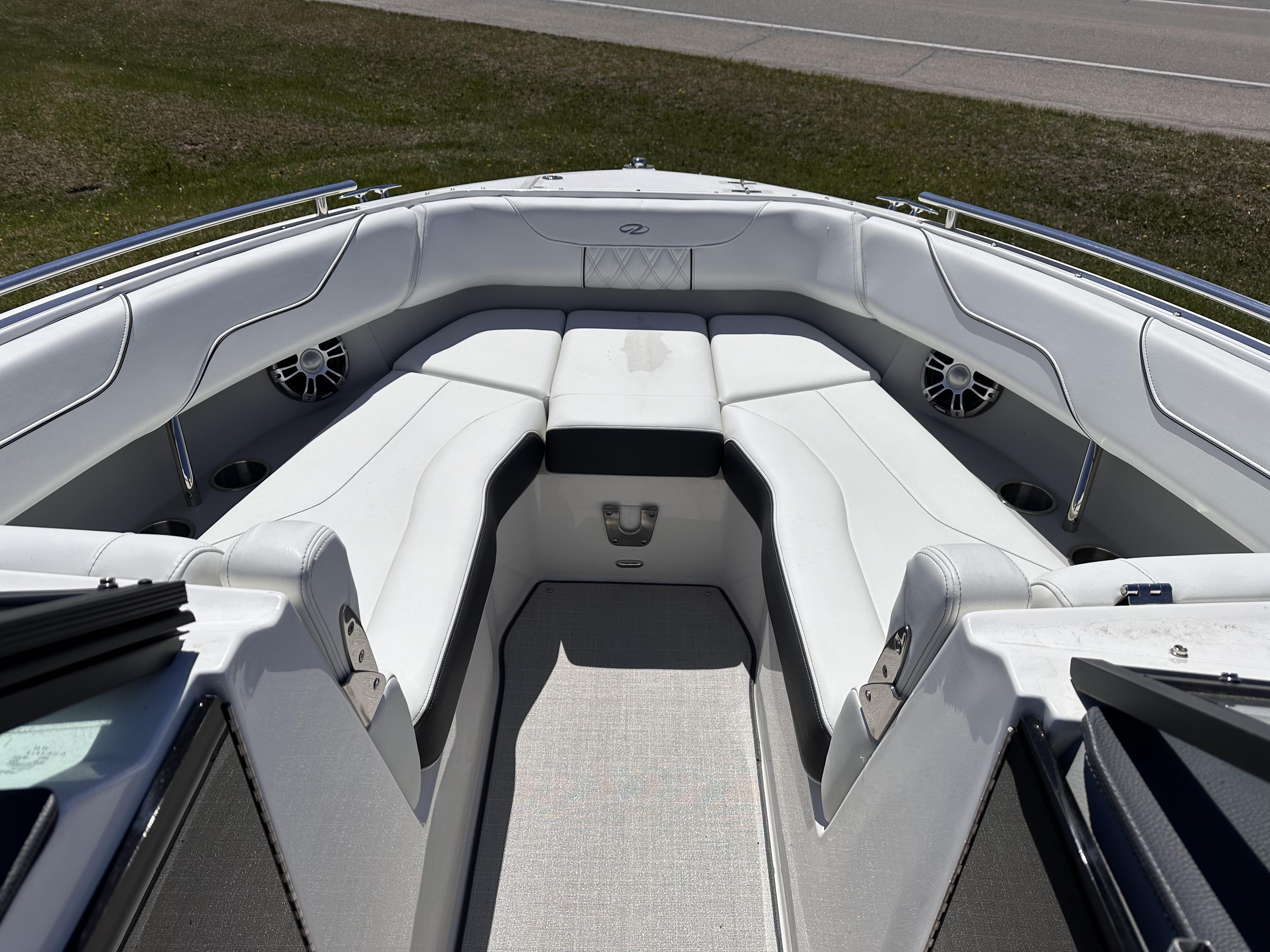 2024 Regal LS6 Bowrider for sale - YachtWorld