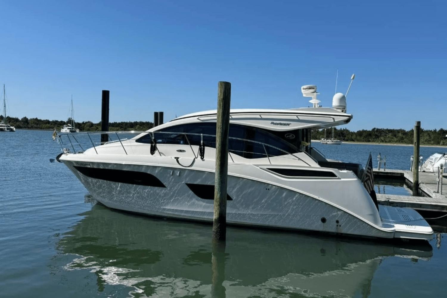 2016 Sea Ray 400 Sundancer Cruisere til salgs- YachtWorld