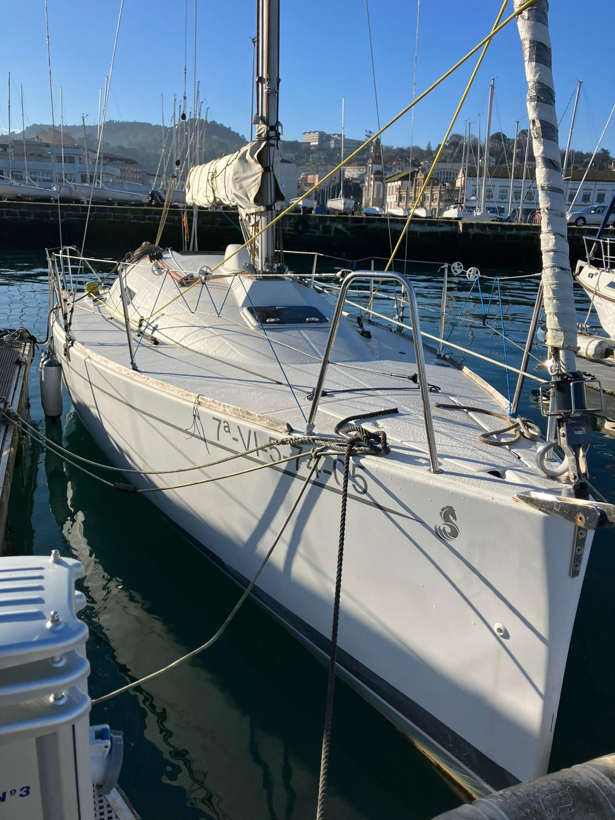 Used Beneteau First 27.7 in Valencia - iNautia