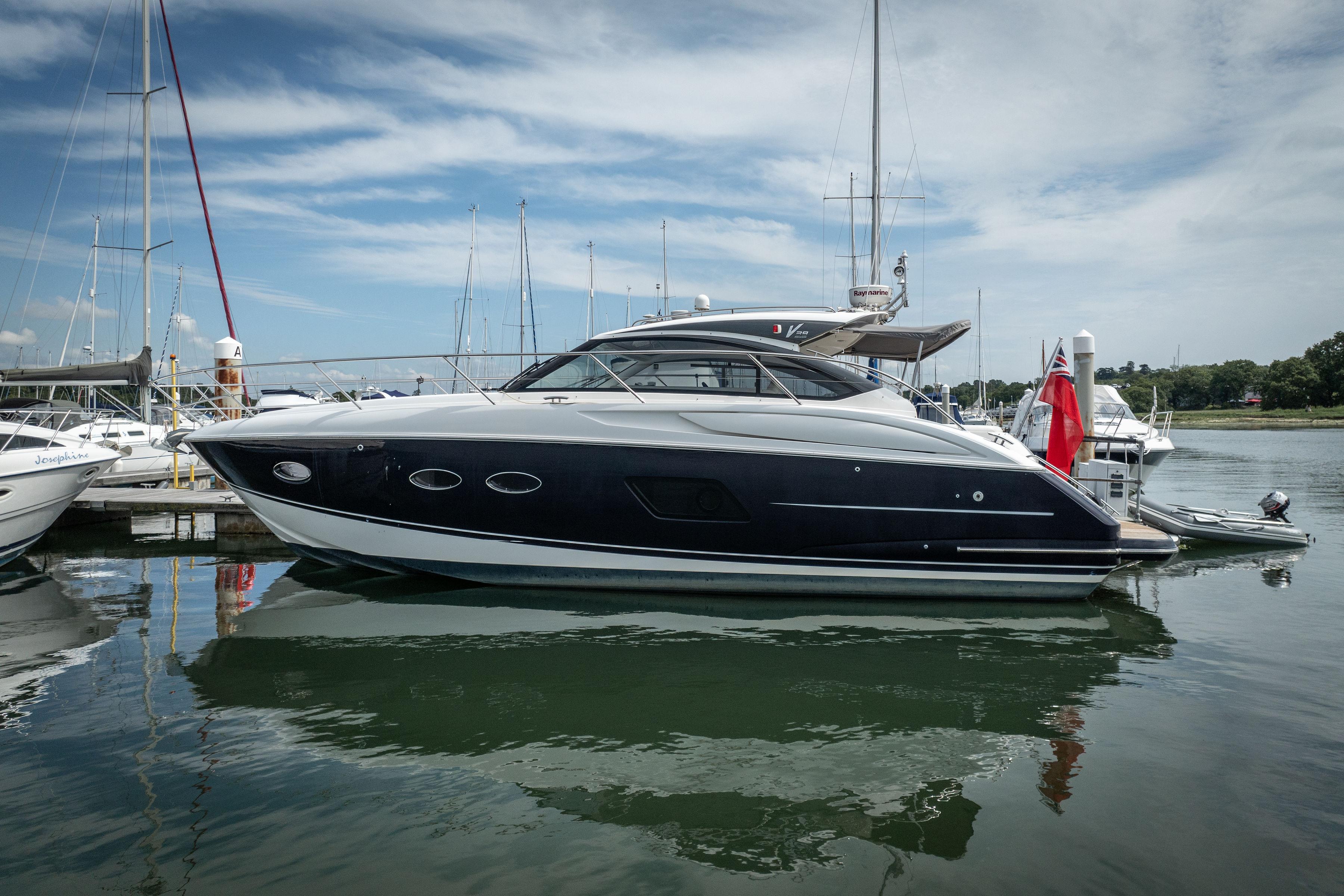 Princess V39 Usado en Hampshire - Cosas de Barcos