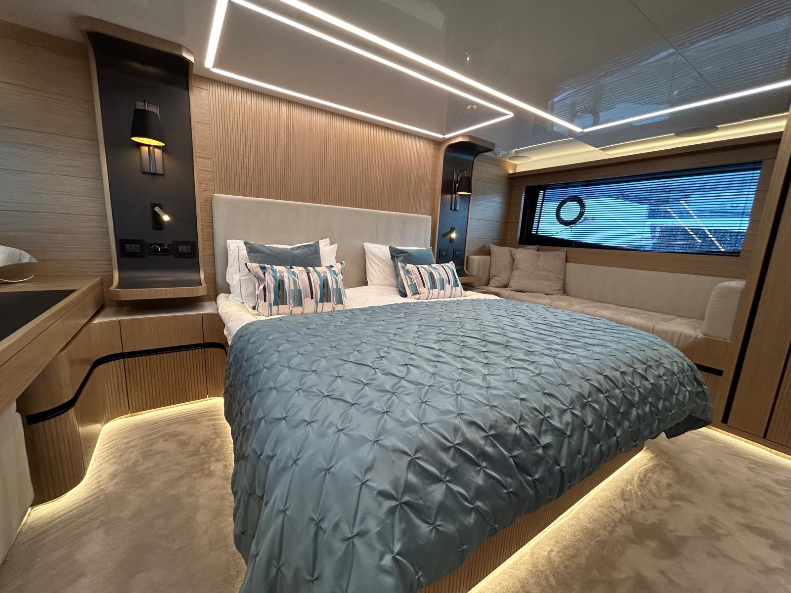 2022 Pearl 62 Flybridge for sale - YachtWorld