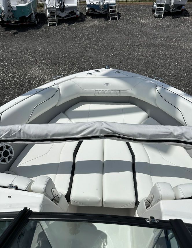 2026 Regal LX2 Lanchas de proa abierta en venta - YachtWorld