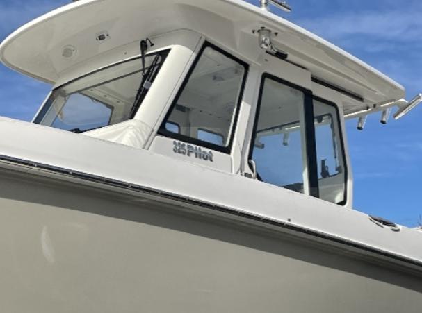 2016 Everglades 325 Pilot Express Cruiser for sale - YachtWorld