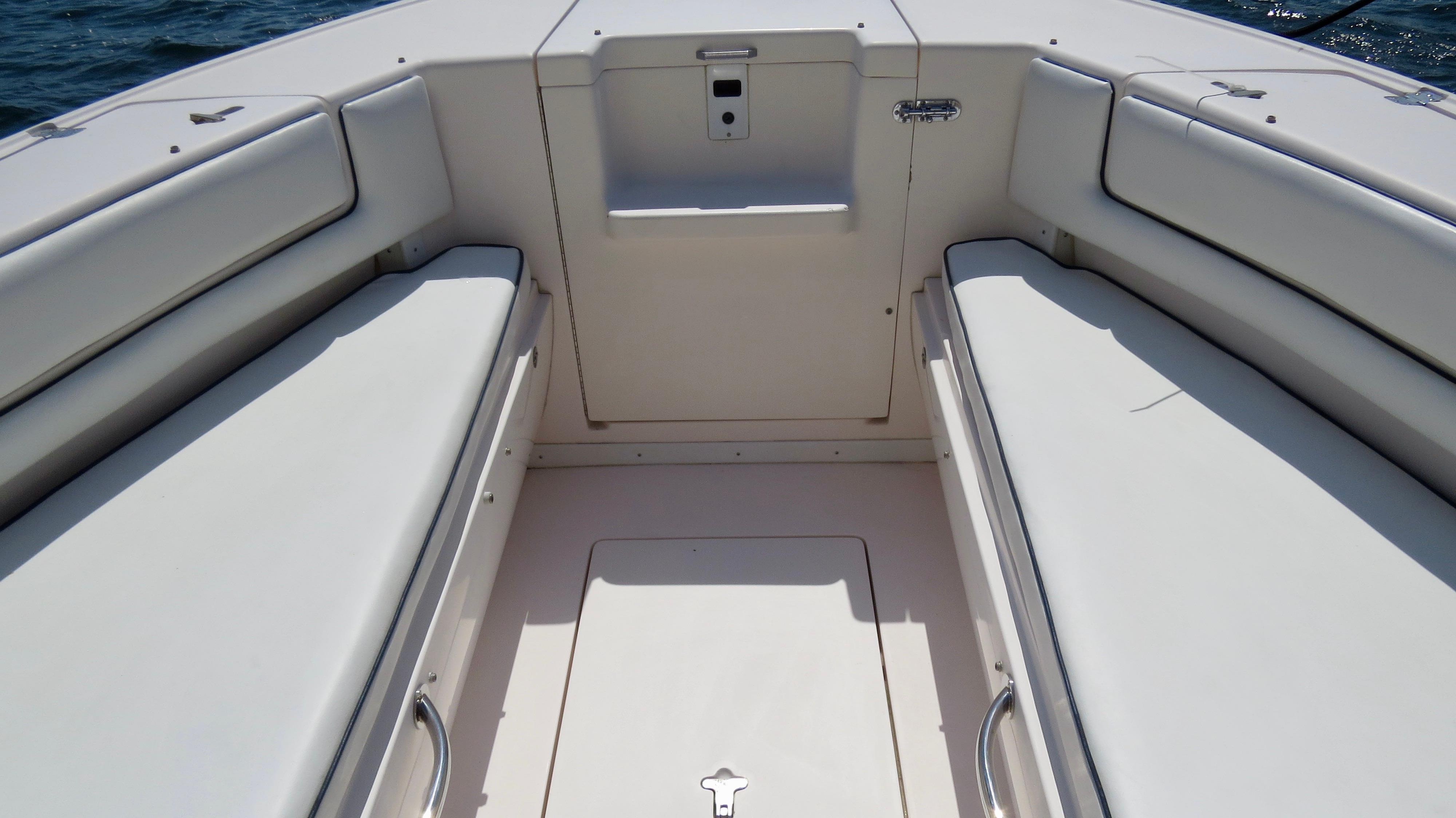 2008 Intrepid 323 CC Open Centre Console for sale - YachtWorld
