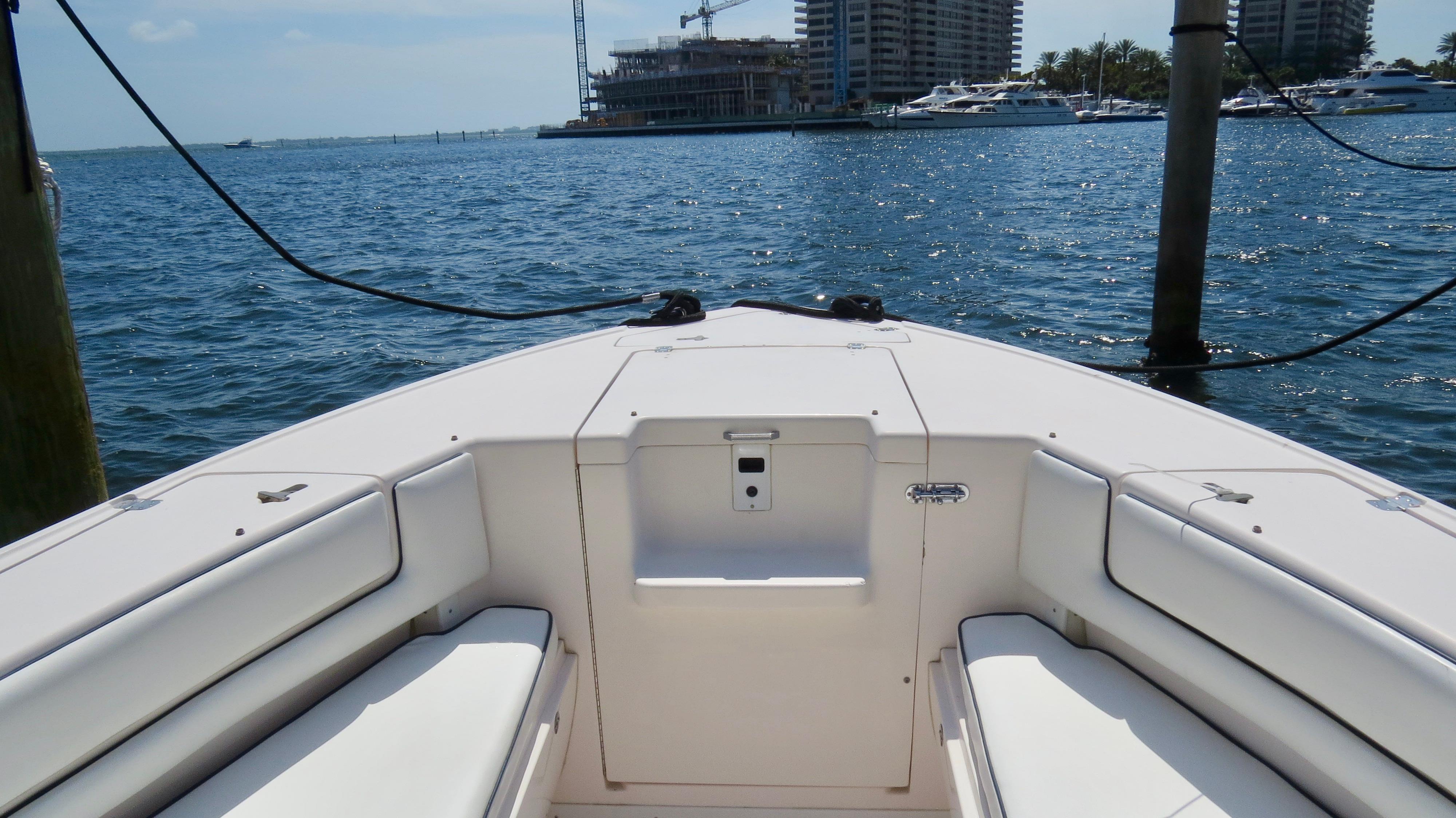 2008 Intrepid 323 CC Open Centre Console for sale - YachtWorld