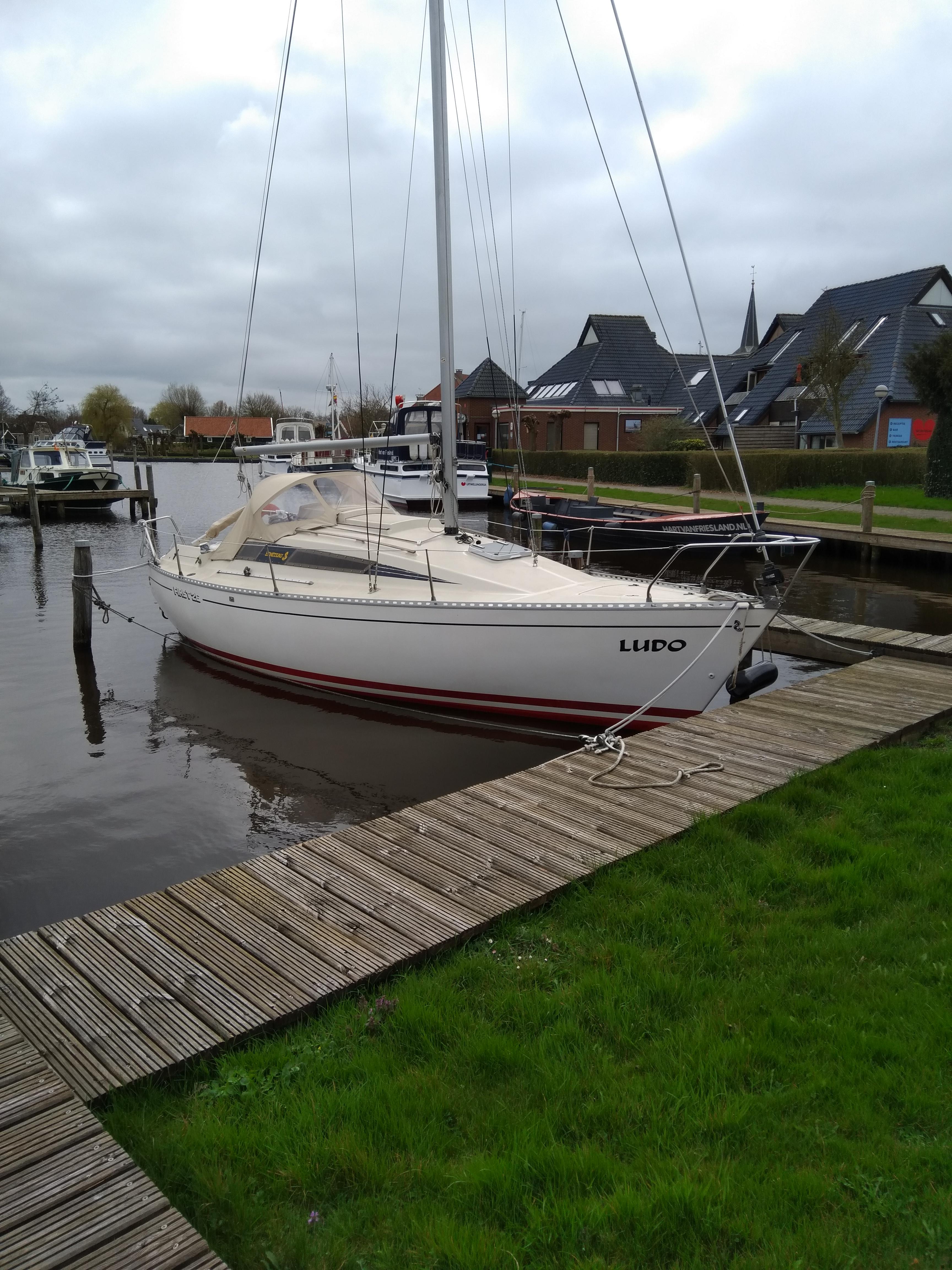 Gebraucht 1985 Beneteau First 26 Uitwellingerga, Niederlande 10,500 ...