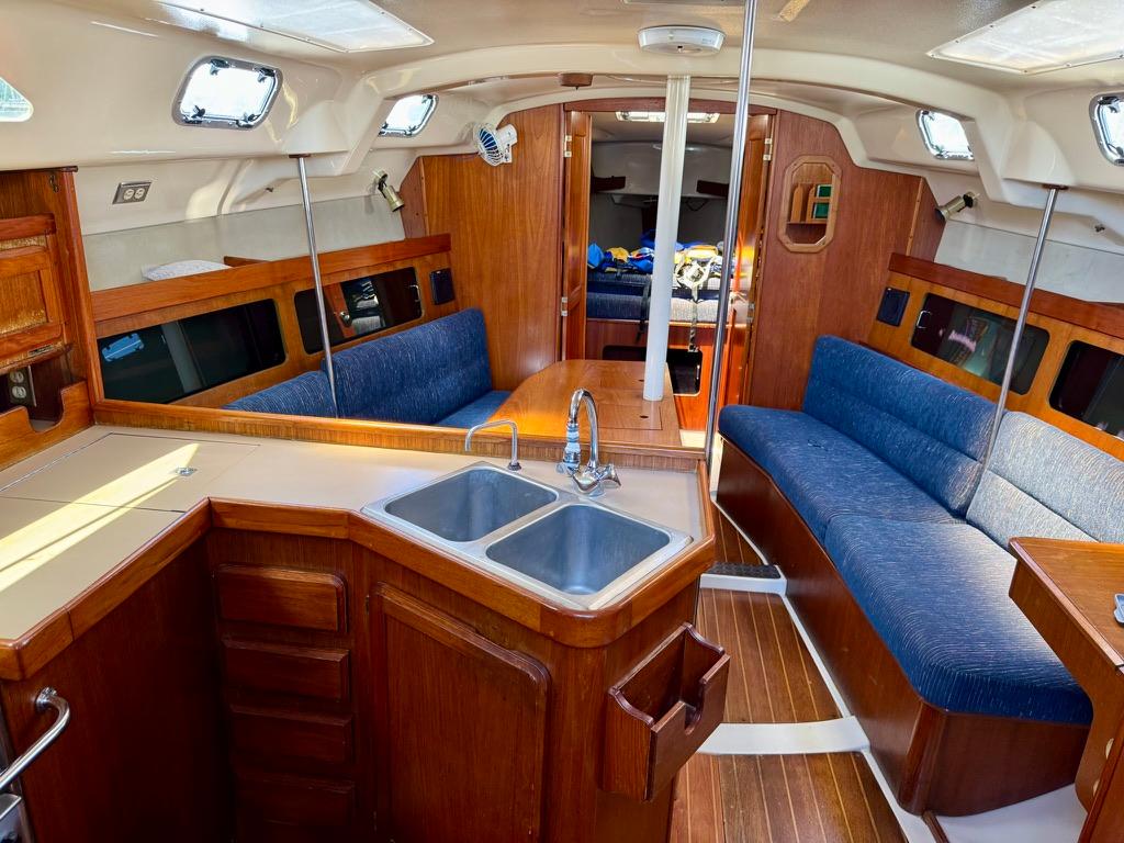 1990 Hunter Legend 35.5 Cruiser for sale - YachtWorld