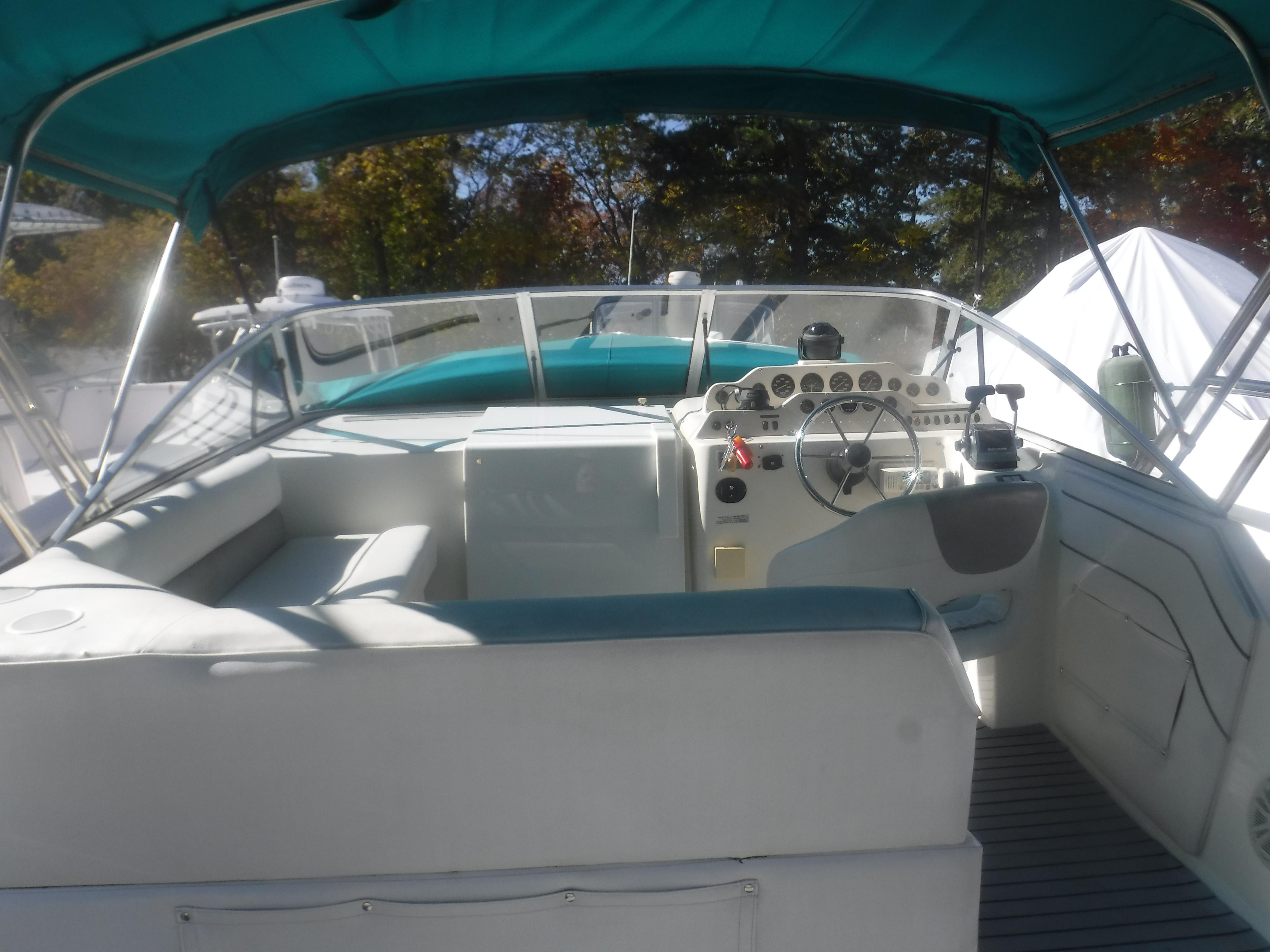 1995 Rinker 300 Fiesta Vee Express Cruiser for sale - YachtWorld