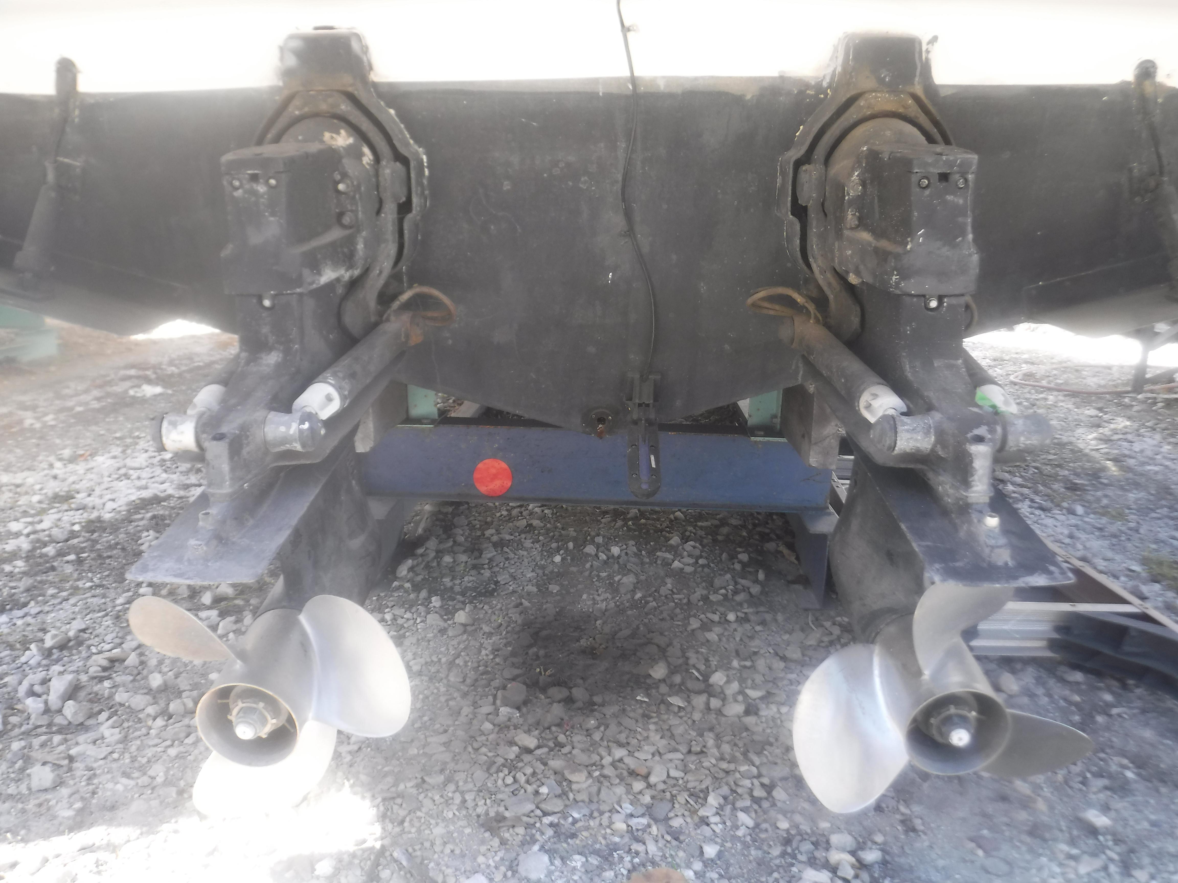 1995 Rinker 300 Fiesta Vee Express Cruiser for sale - YachtWorld