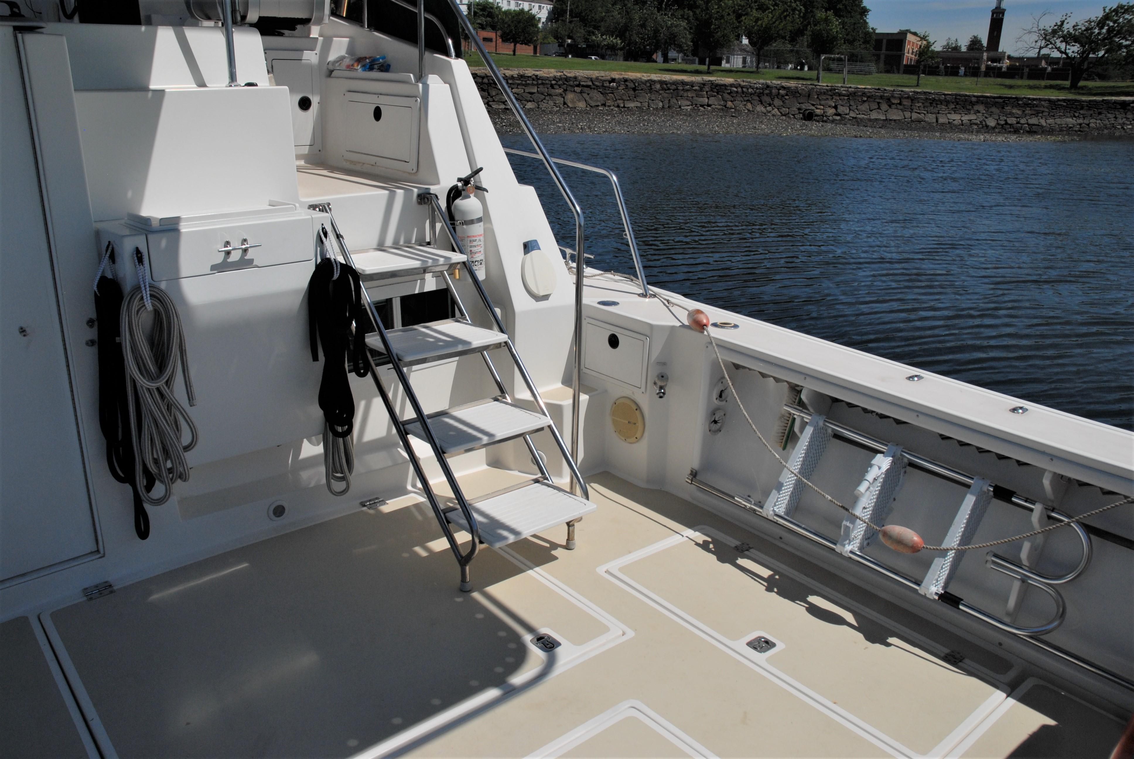 2005 Albin 35 Command Bridge Flybridge for sale - YachtWorld
