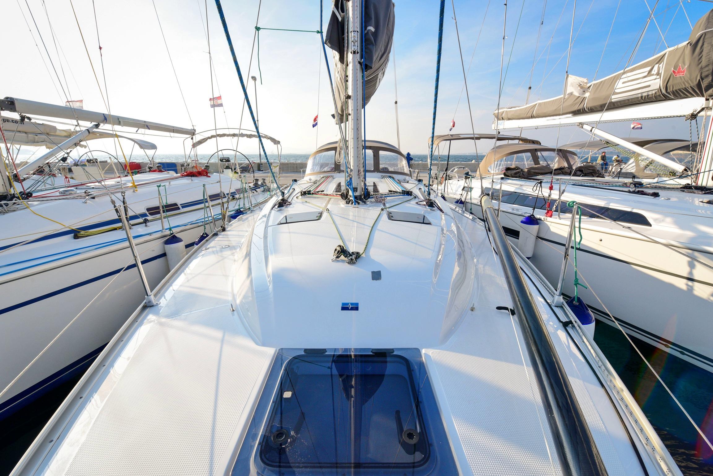 2017 Bavaria Cruiser 41S Racer/Cruiser for sale - YachtWorld