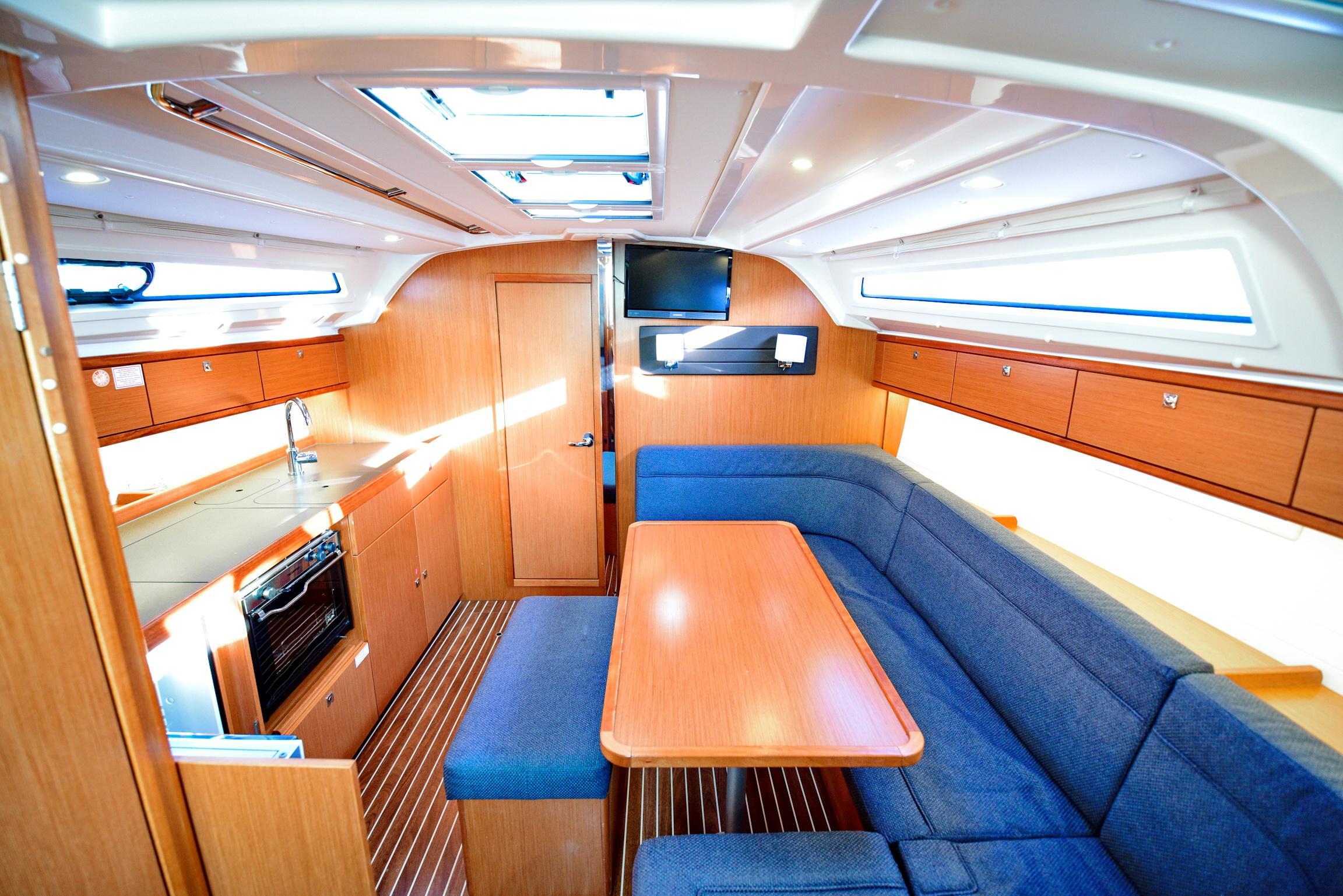 2017 Bavaria Cruiser 41S Racer/Cruiser for sale - YachtWorld