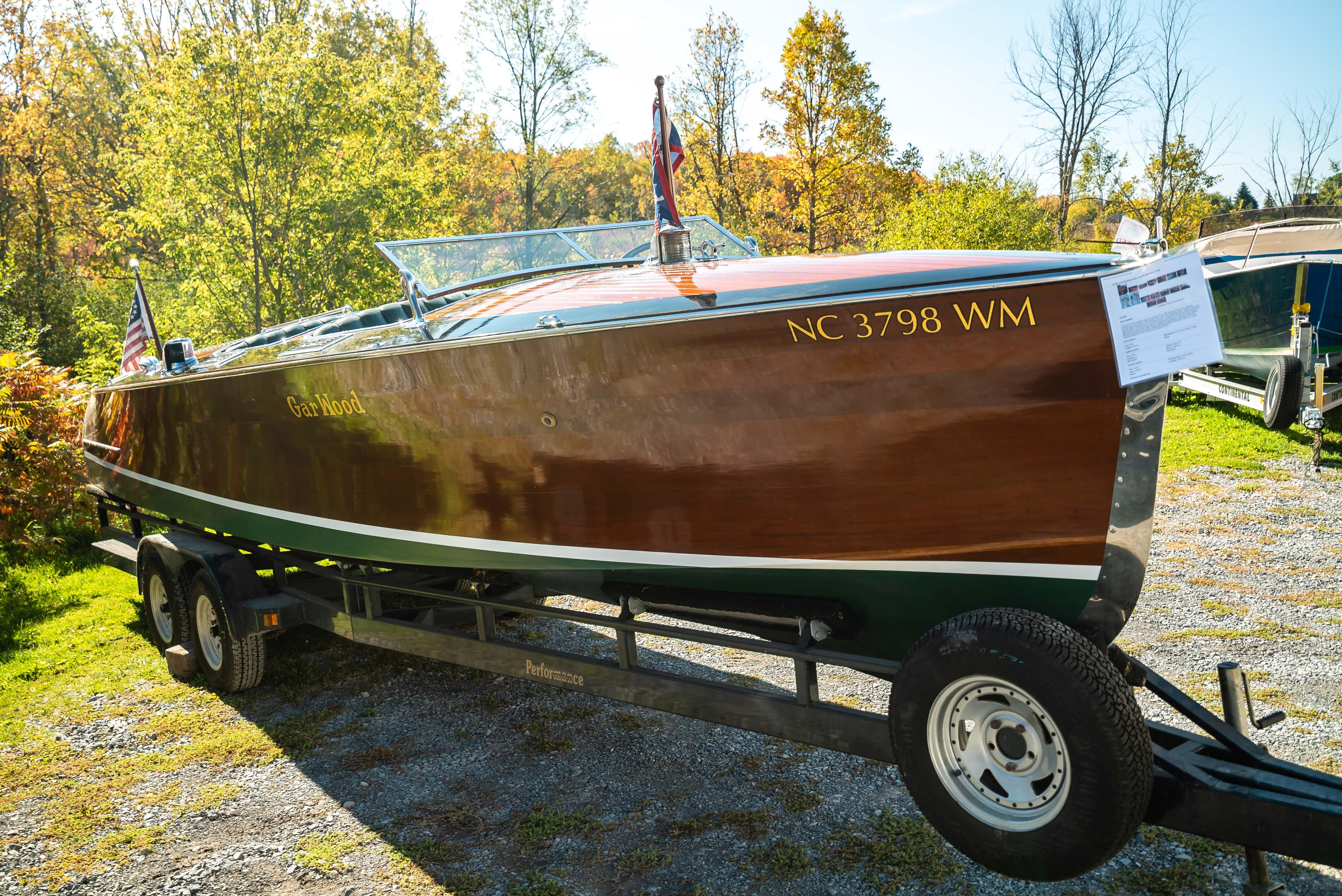 1930 Gar Wood Triple Cockpit Runabout Antik och Klassisk till salu ...