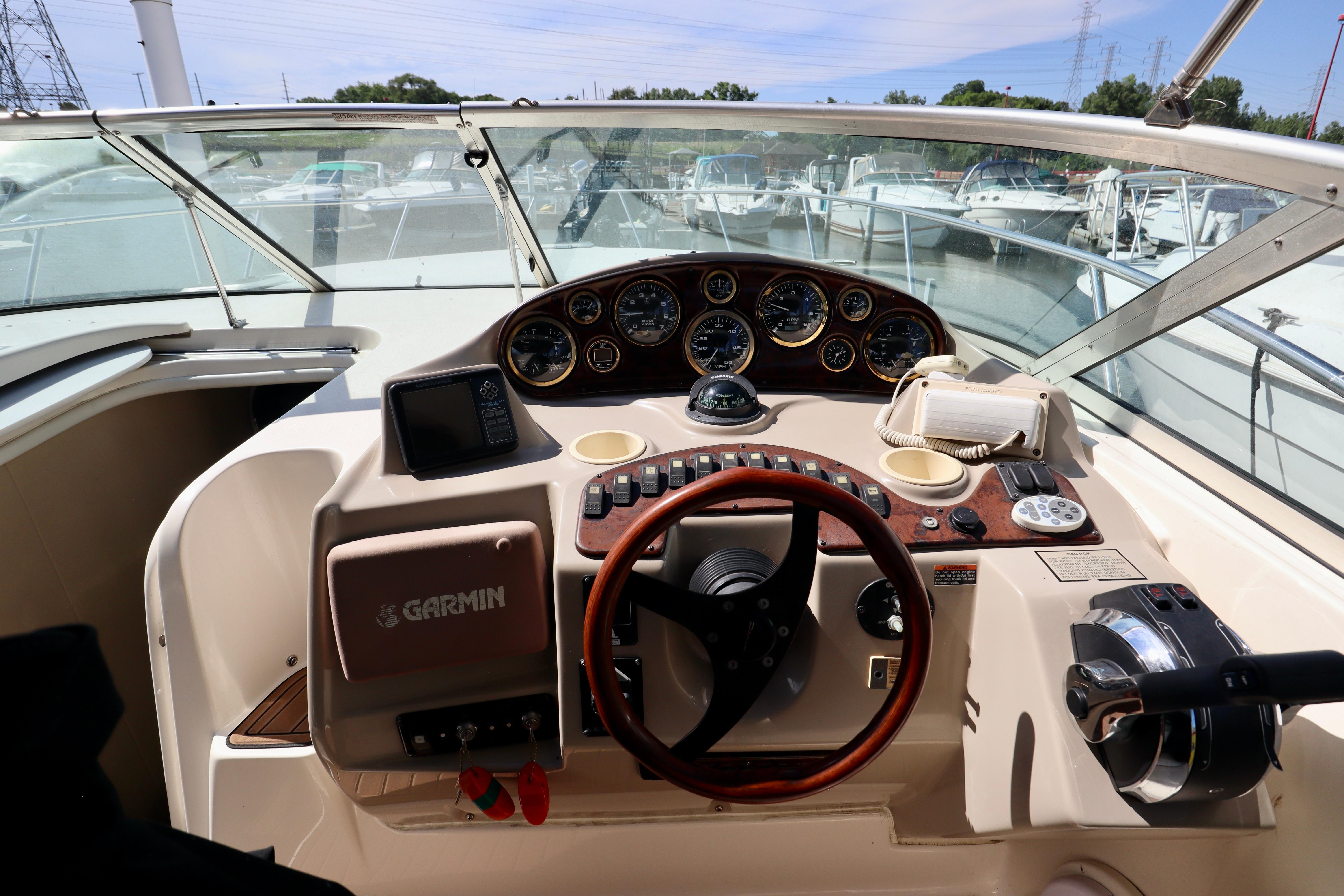 2002 Rinker 342 Fiesta Vee Cruiser for sale - YachtWorld