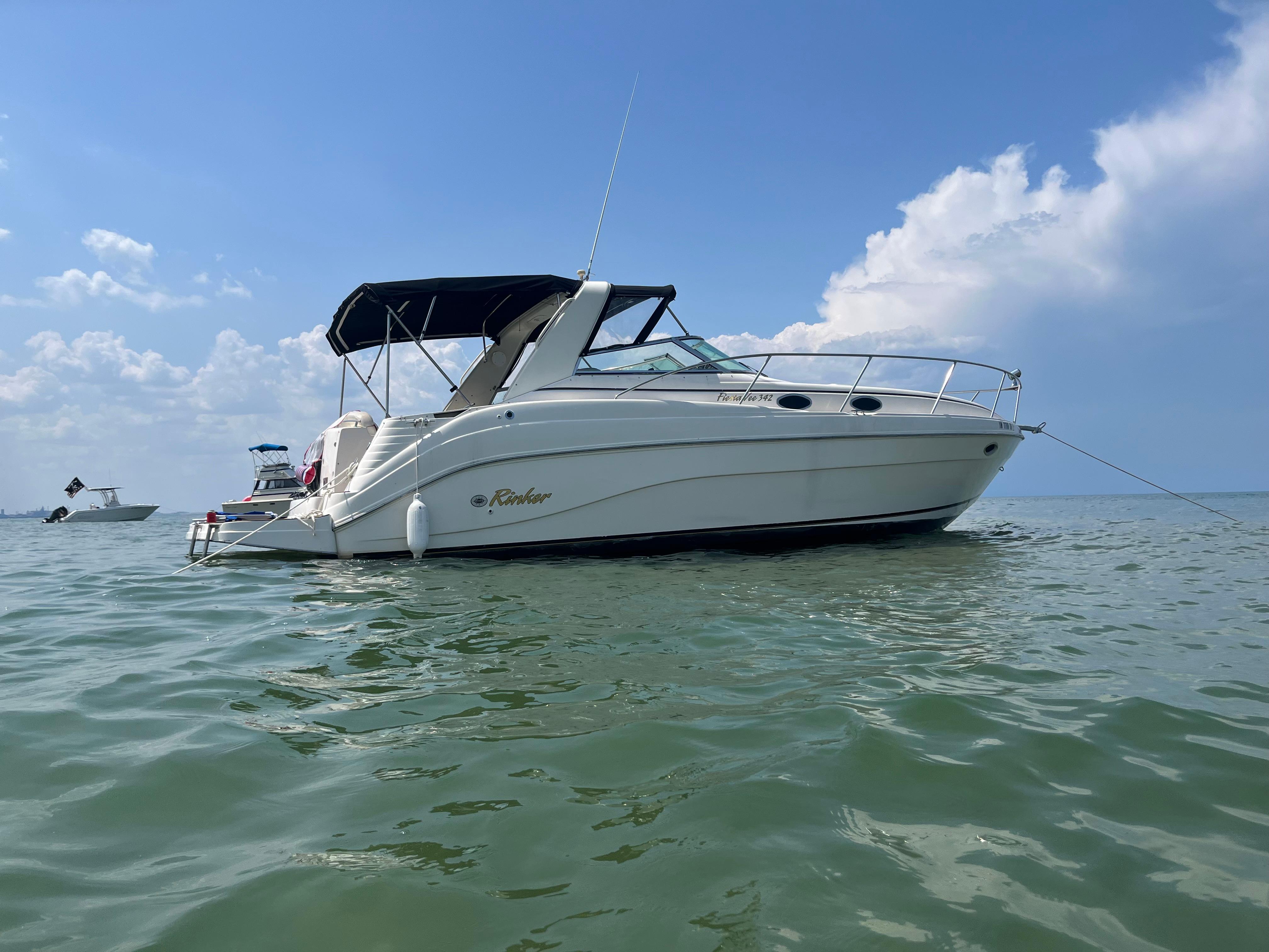 2002 Rinker 342 Fiesta Vee Cruiser for sale - YachtWorld