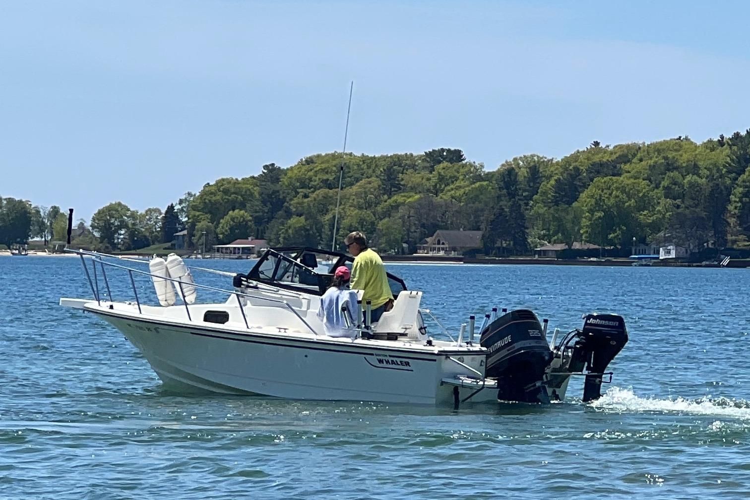 1992 Boston Whaler 21 Walk Around Walkaround for sale - YachtWorld