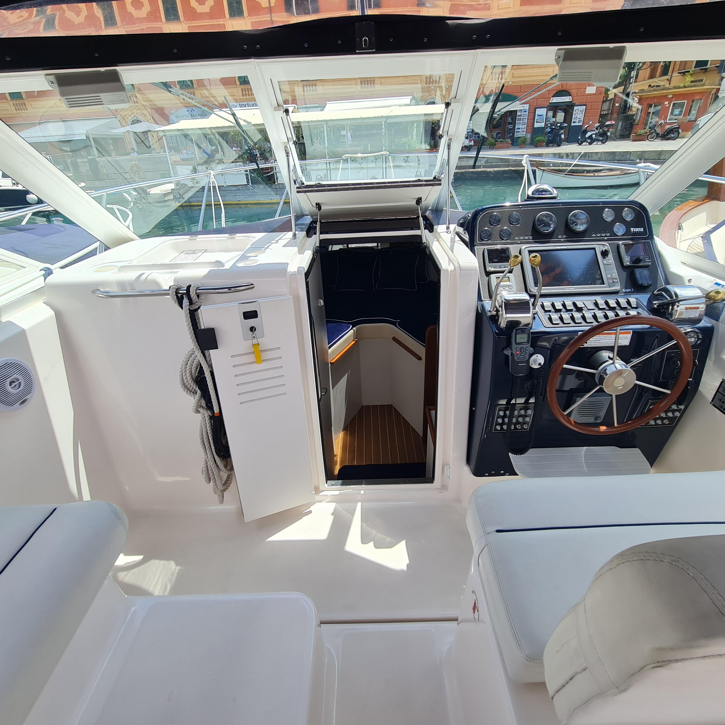 2006 Tiara Yachts 2900 Coronet Express Cruiser for sale - YachtWorld